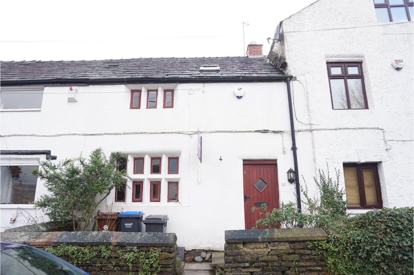 2 bedroom terraced house for sale in Alt Lane, Oldham, OL8 2HE