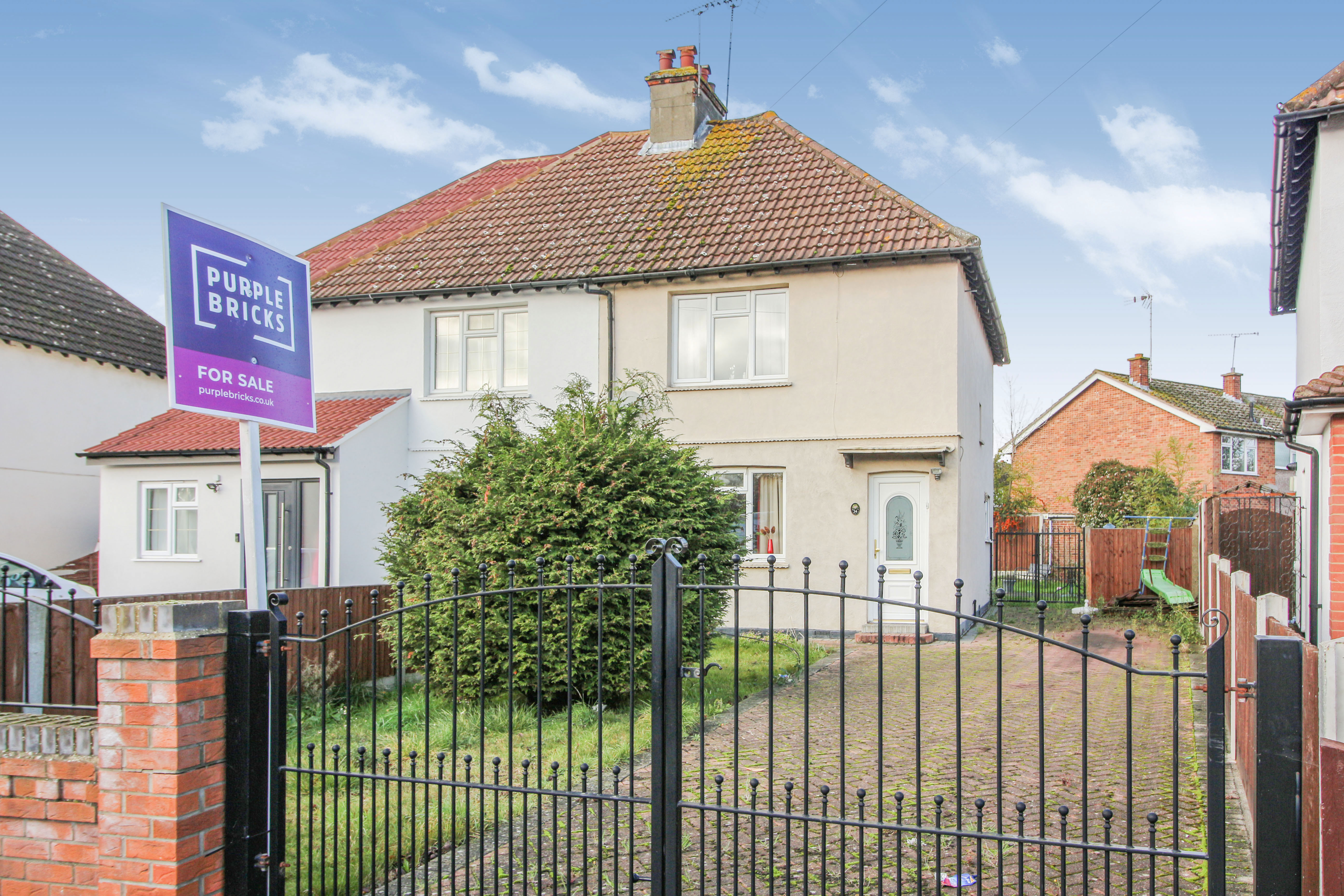 3 bedroom semi-detached house for sale in Queensmere, Benfleet, SS7 3XR