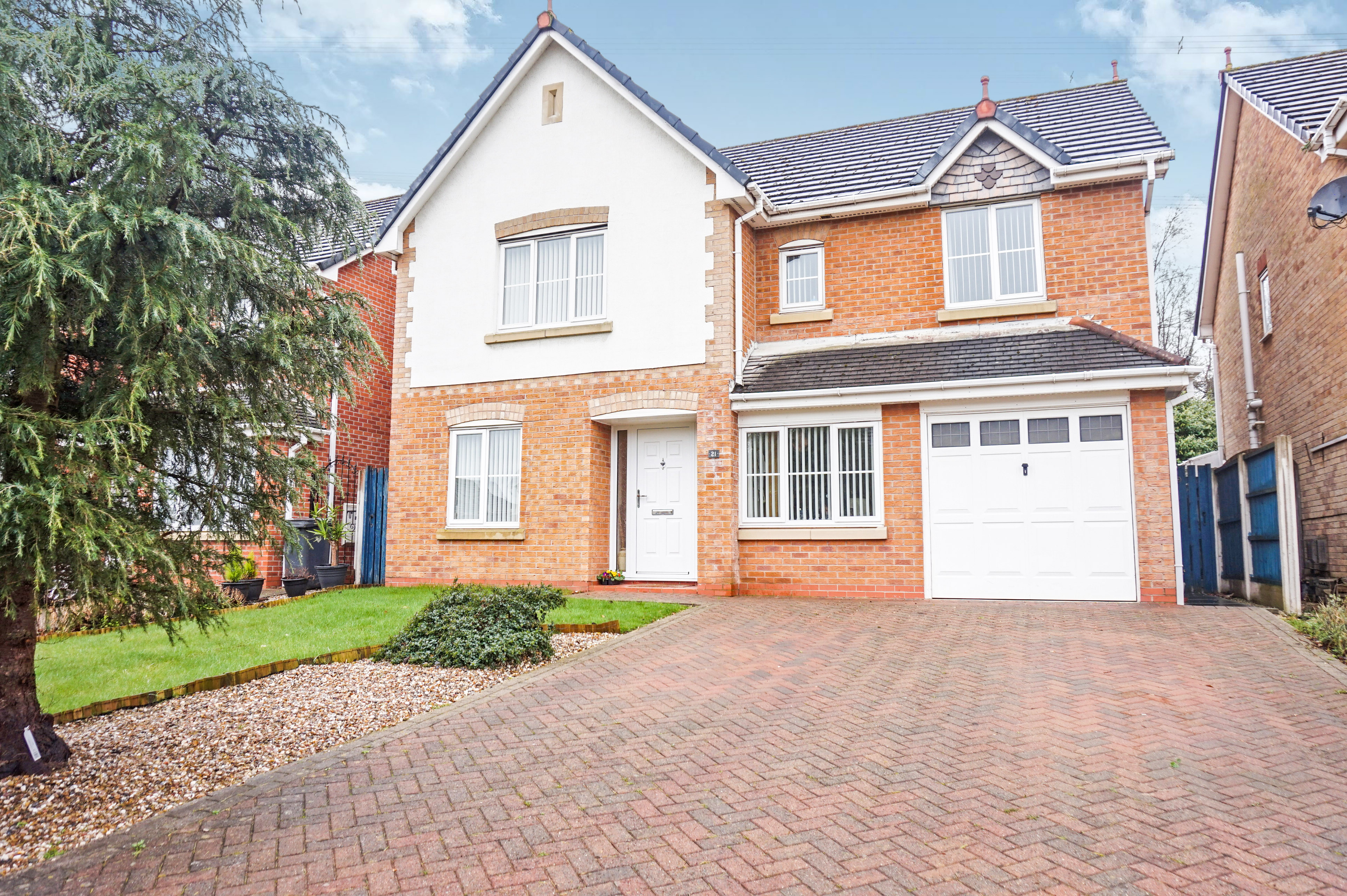 5 bedroom detached house for sale in Sheridan Way, Sandymoor, Runcorn ...