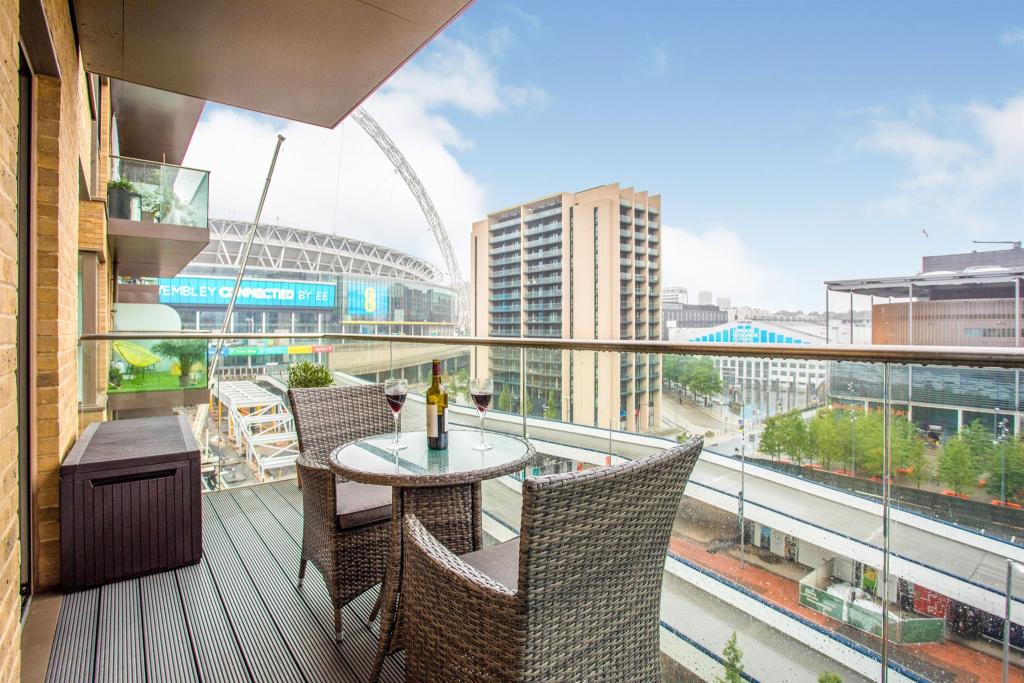 2 bedroom flat for sale in 33 Olympic Way, Wembley, HA9 0GE