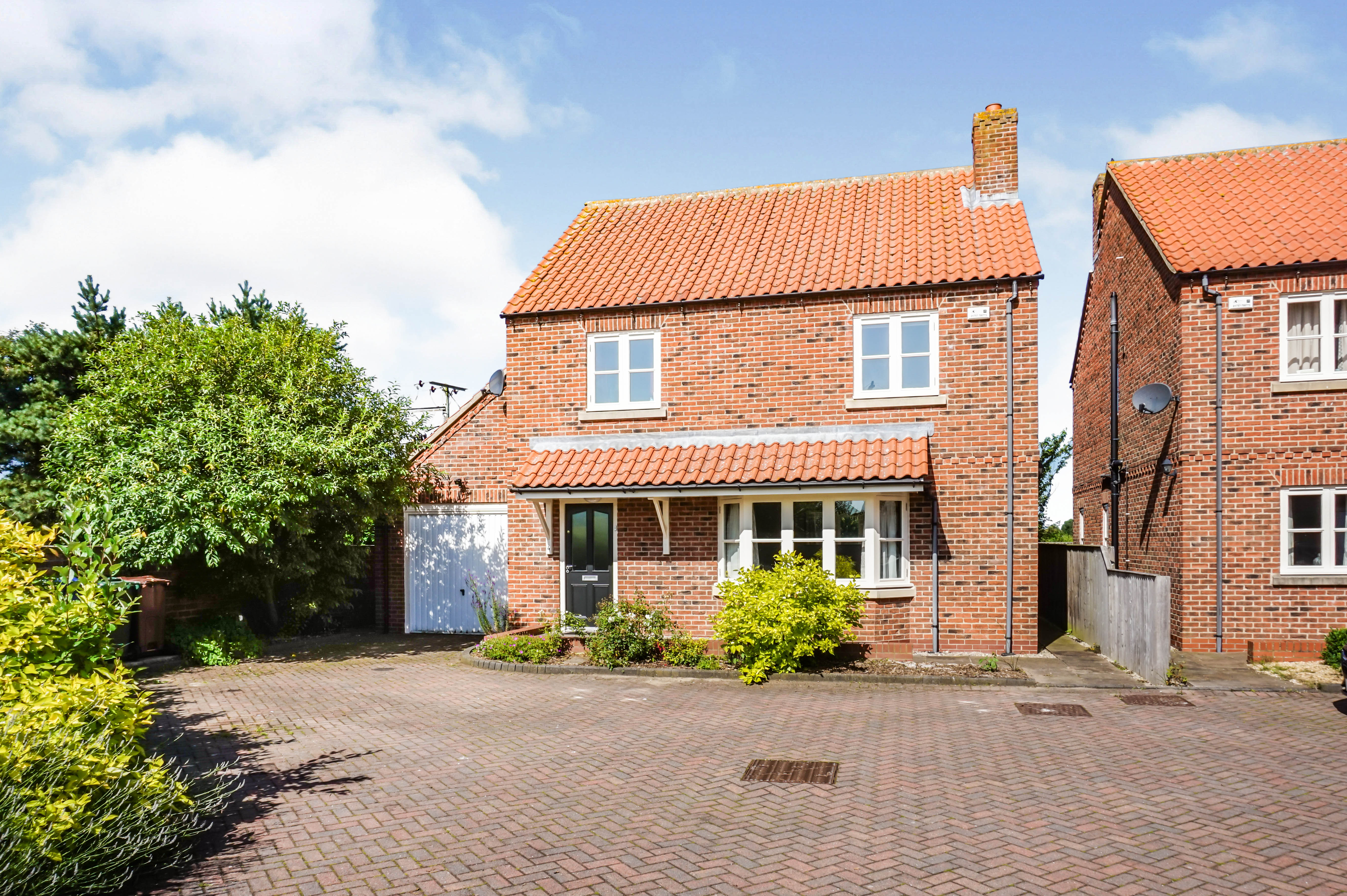 4 bedroom detached house for sale in Cliffe, Selby, YO8 6NN
