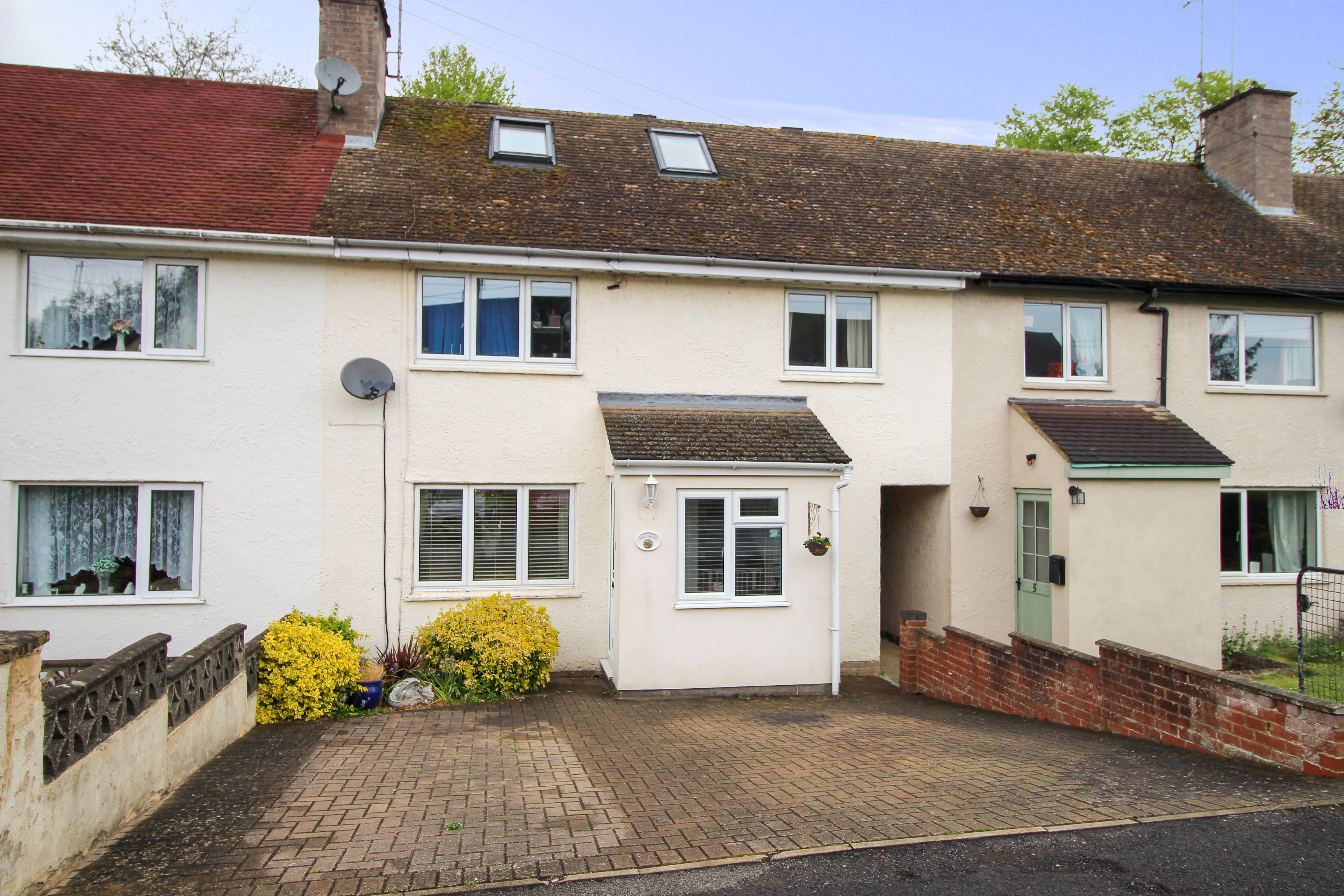 4 bedroom terraced house for sale in Hintons Close, Helmdon, NN13 5QP
