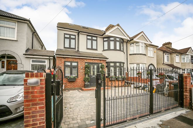 4 Bedroom Semi Detached House For Sale In Chastilian Road Dartford