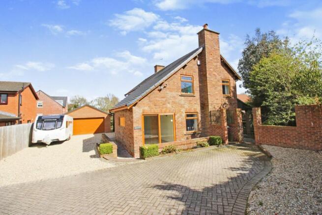 4 bedroom detached house for sale in Acton Gardens, Wrexham, LL12 8DE