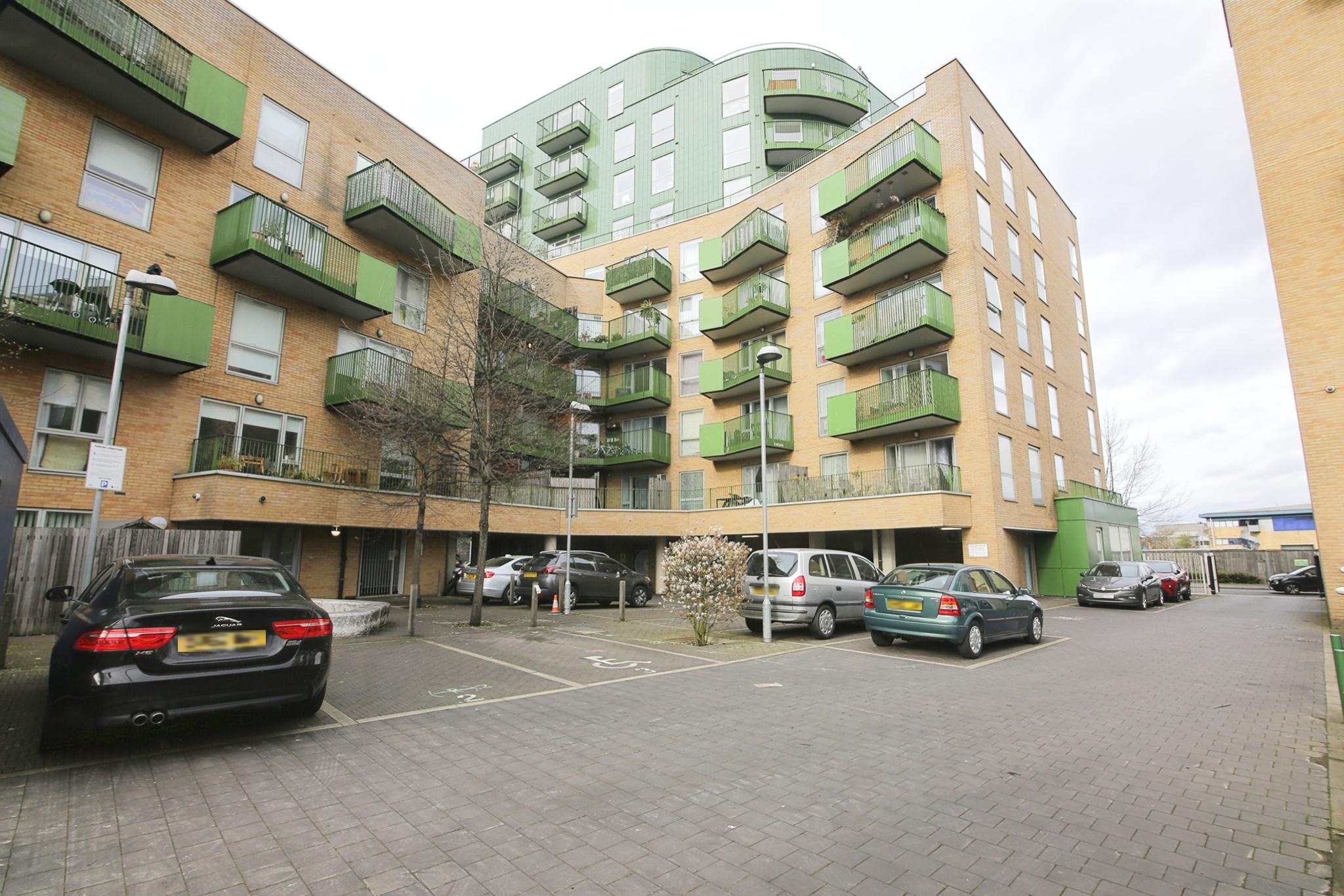 2 bedroom apartment for sale in Central Way, London, NW10 7FN