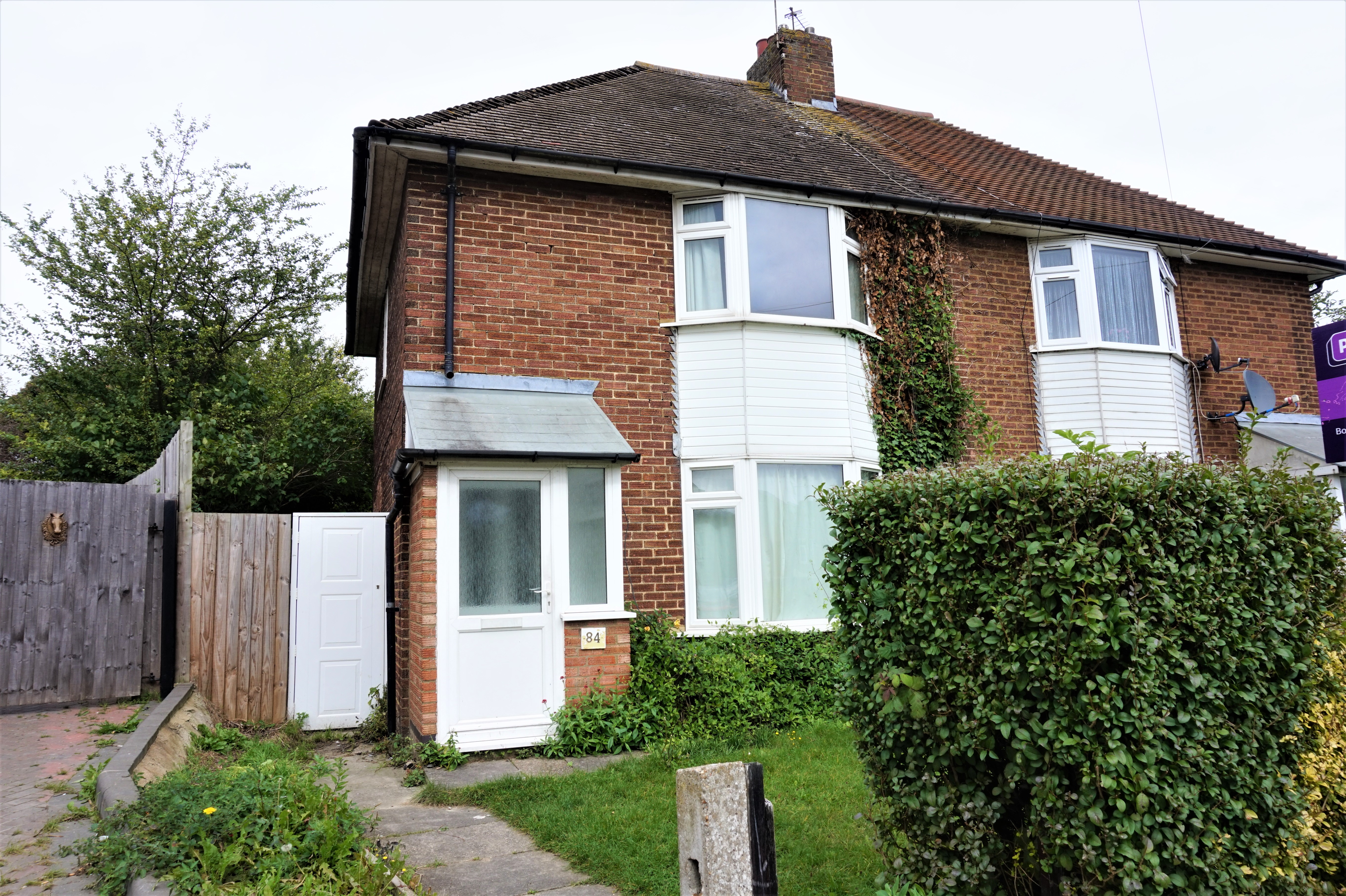 3 bedroom semi-detached house for sale in Northfields, Dunstable, LU5 5AL
