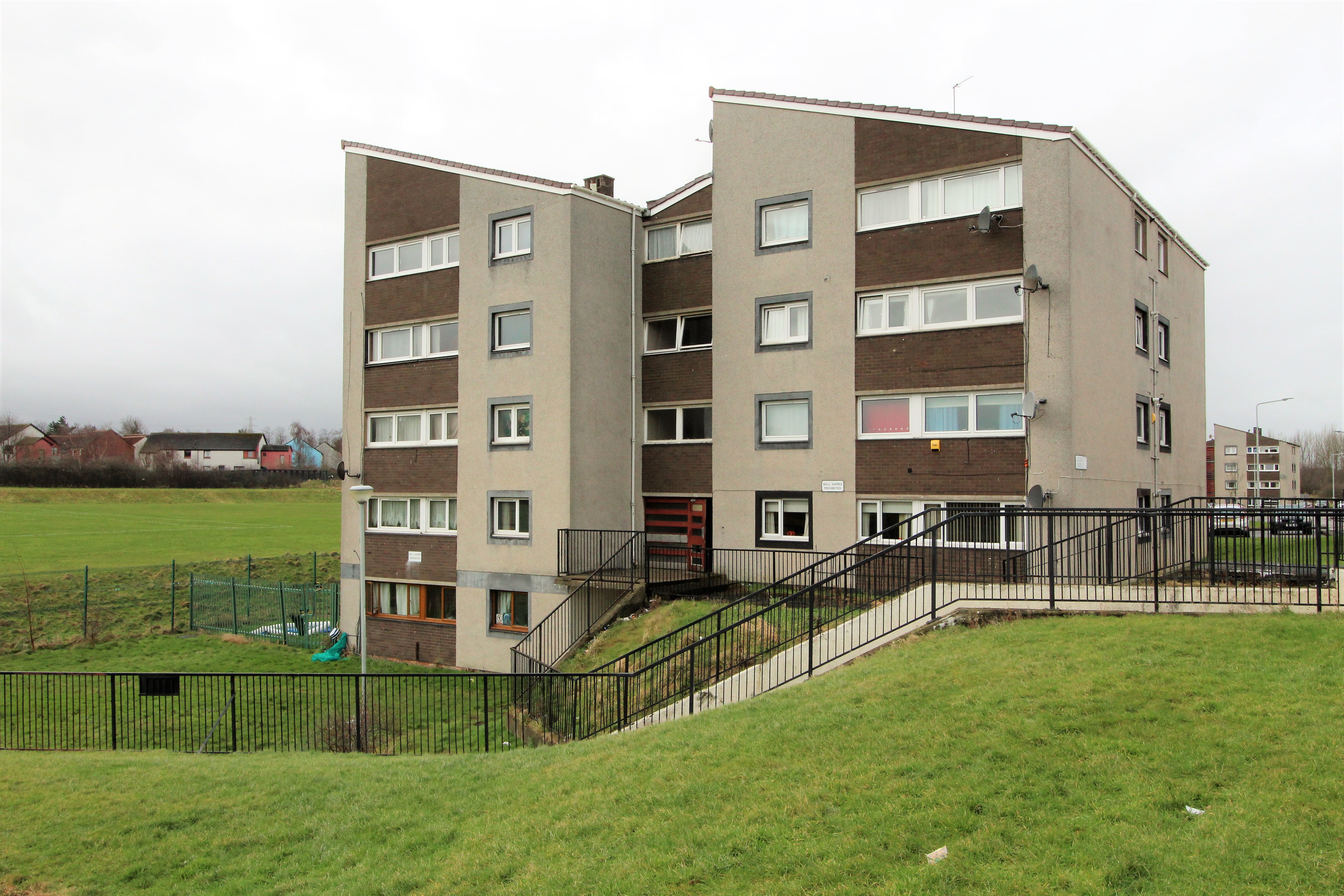2 bedroom ground floor flat for sale in Calder Grove, Edinburgh, EH11 4NA