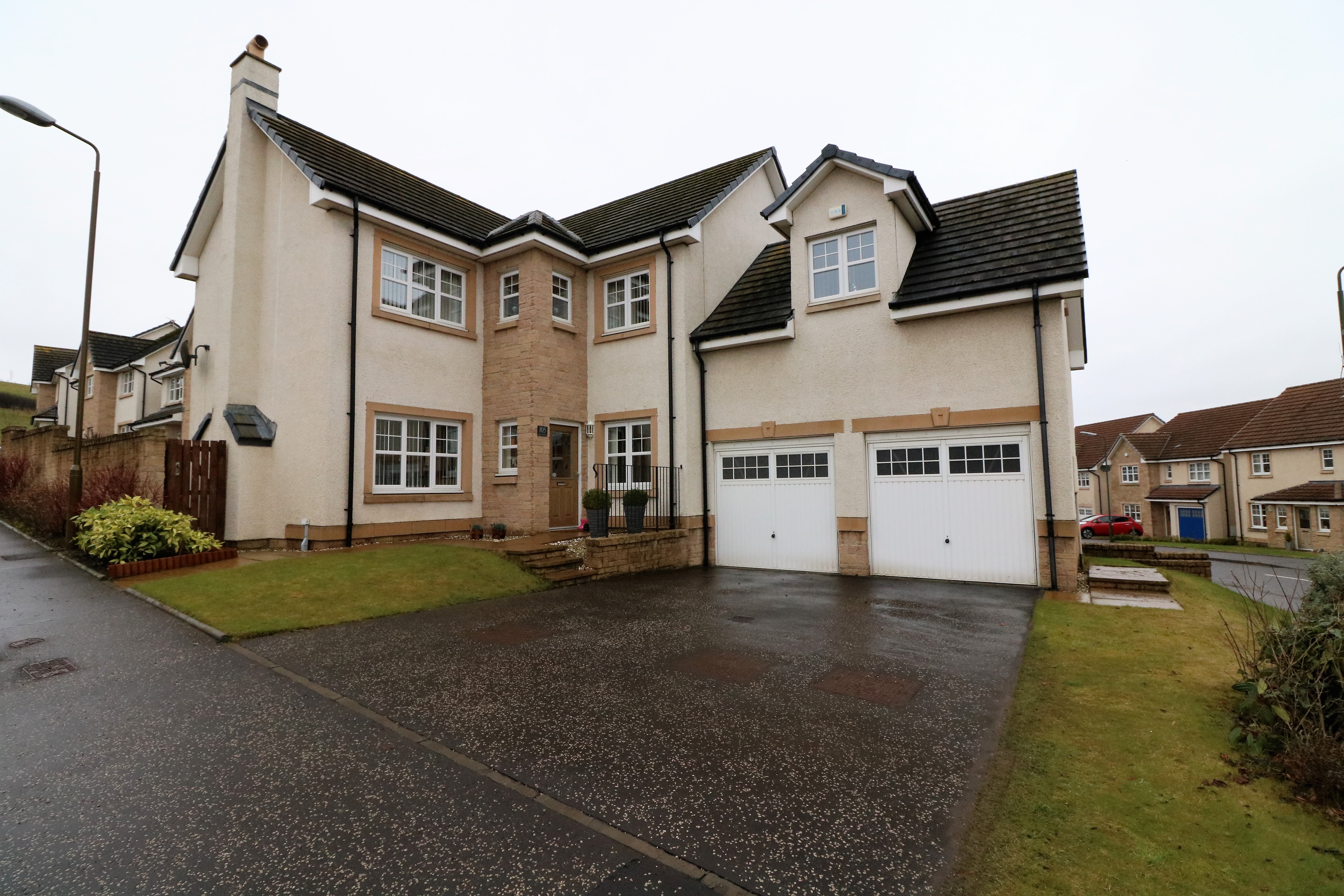 4 bedroom detached house for sale in Aitken Crescent, Falkirk, FK2 9GL