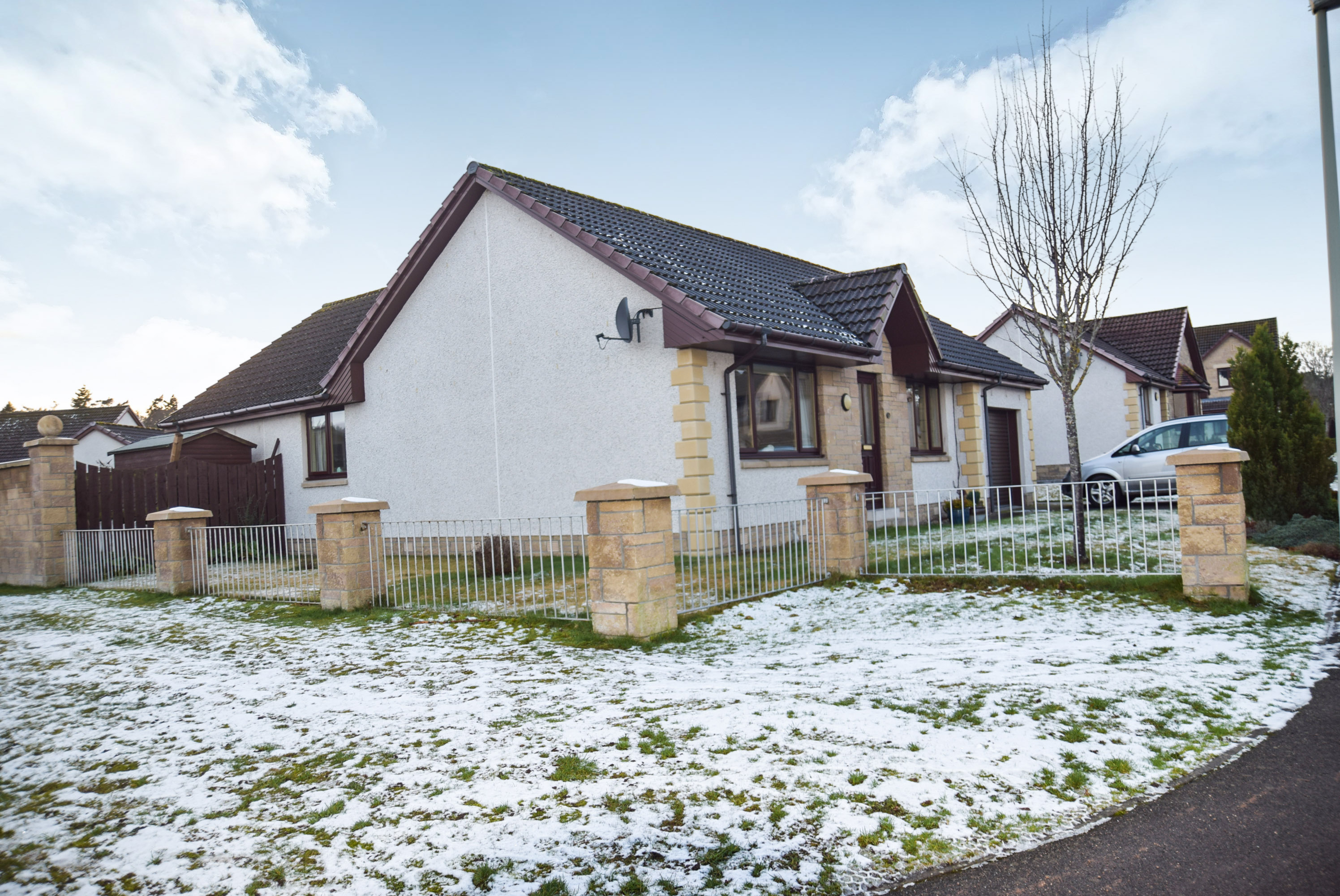 3 bedroom bungalow for sale in Holm Dell Drive, Inverness, IV2 4GX