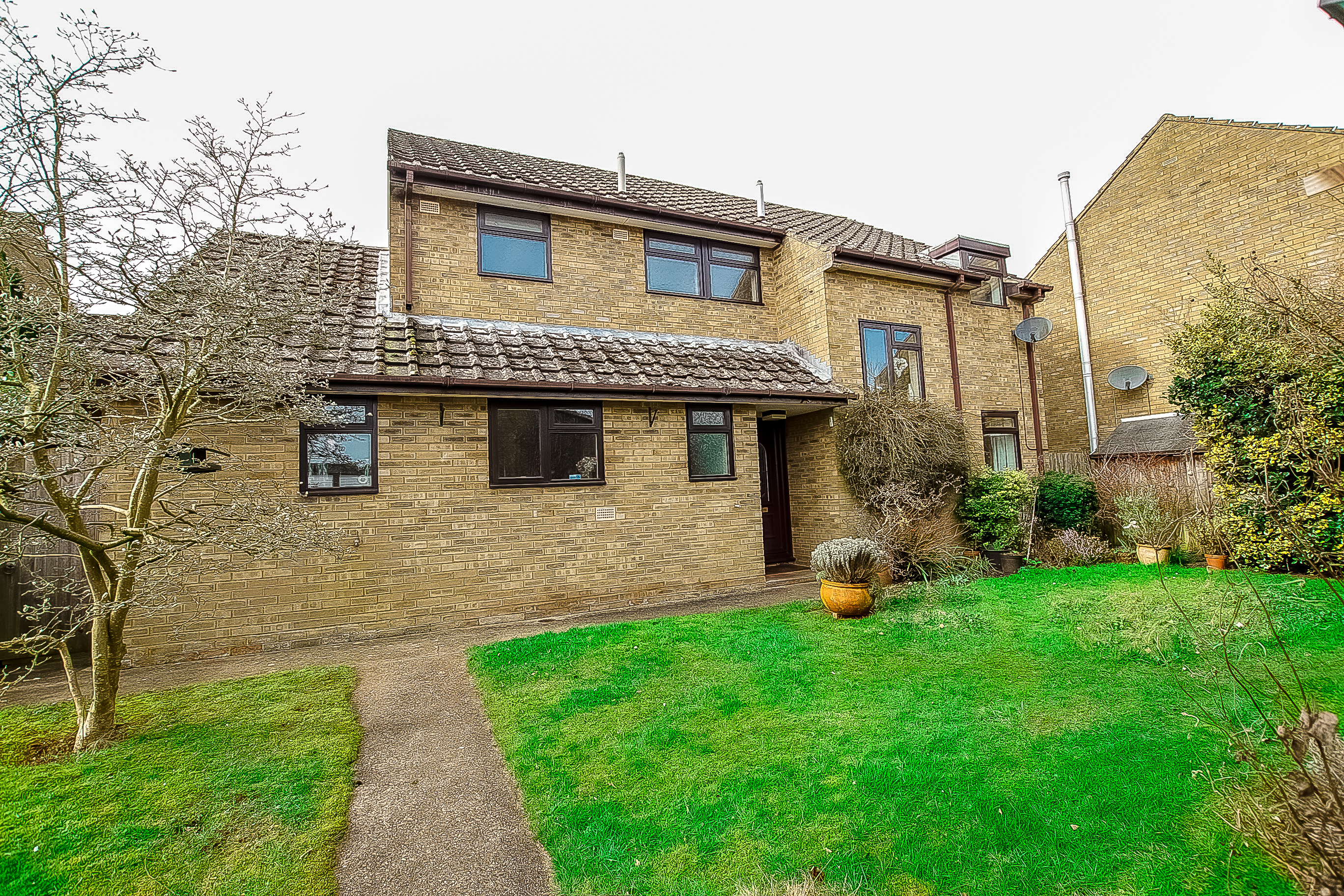 4 bedroom detached house for sale in Chinalls Close, Finmere ...