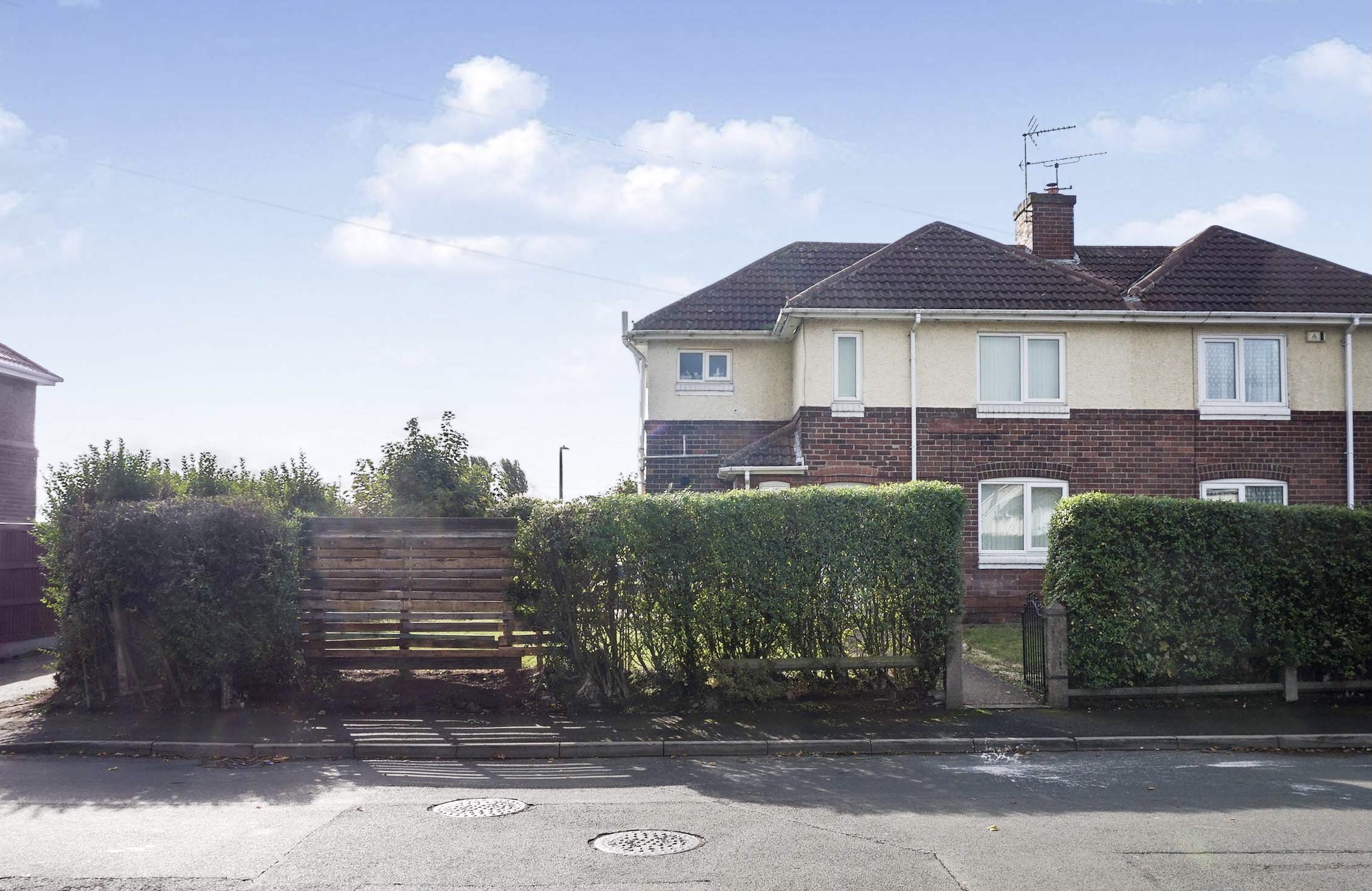 3 bedroom semi-detached house for sale in Chequer Avenue, Doncaster ...