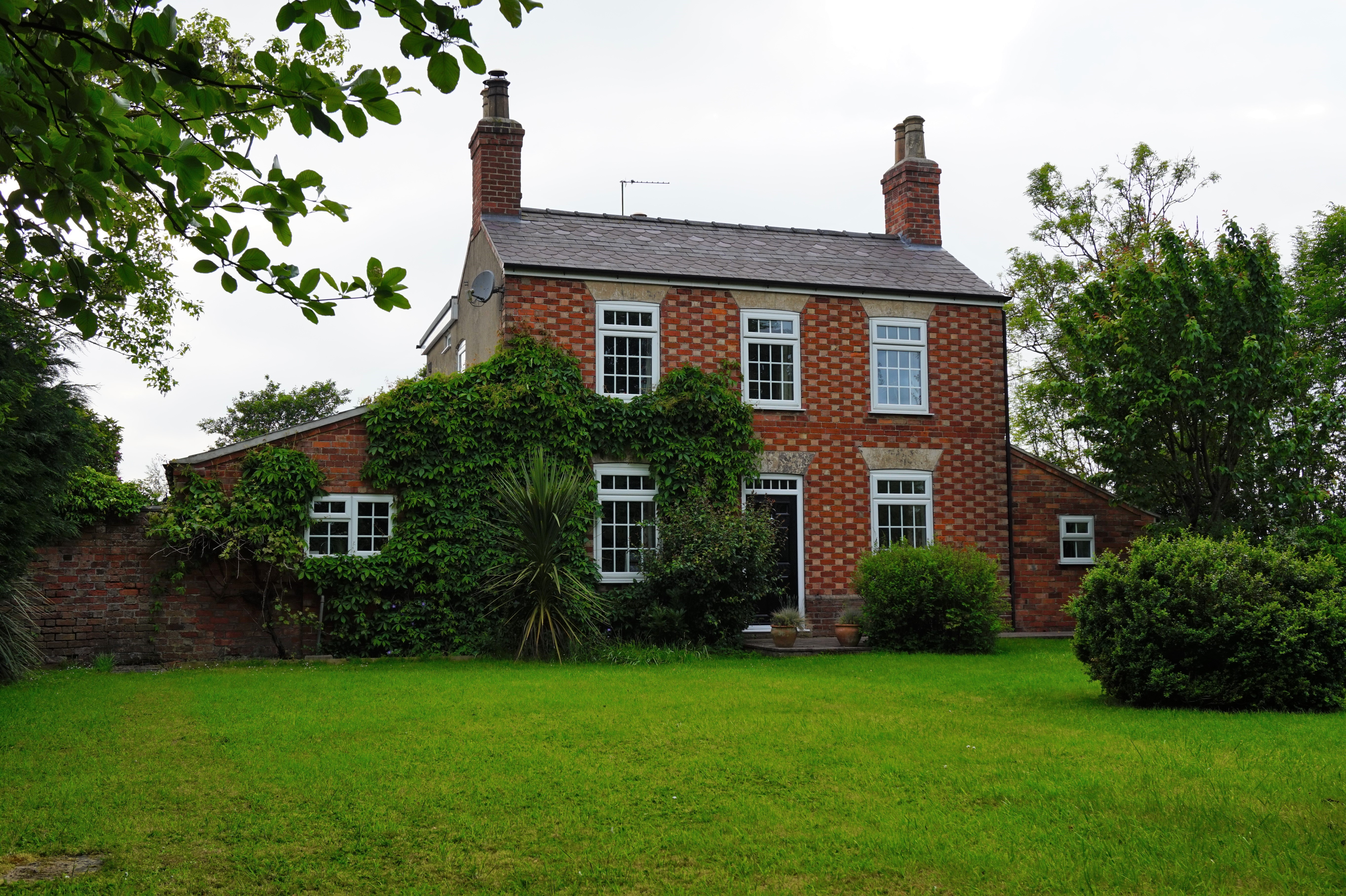 4 bedroom farm house for sale in Main Road, Boston, PE22 8AG