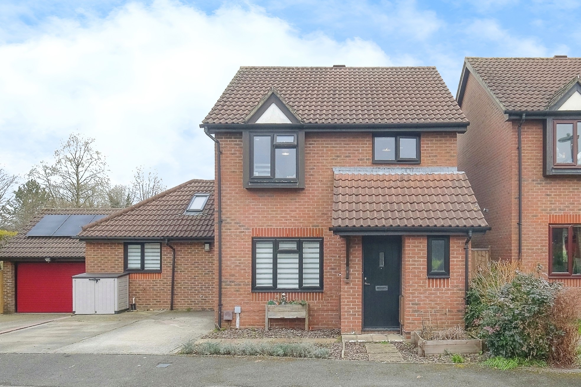 3 bedroom detached house for sale in Maplehurst Chase, Basingstoke ...