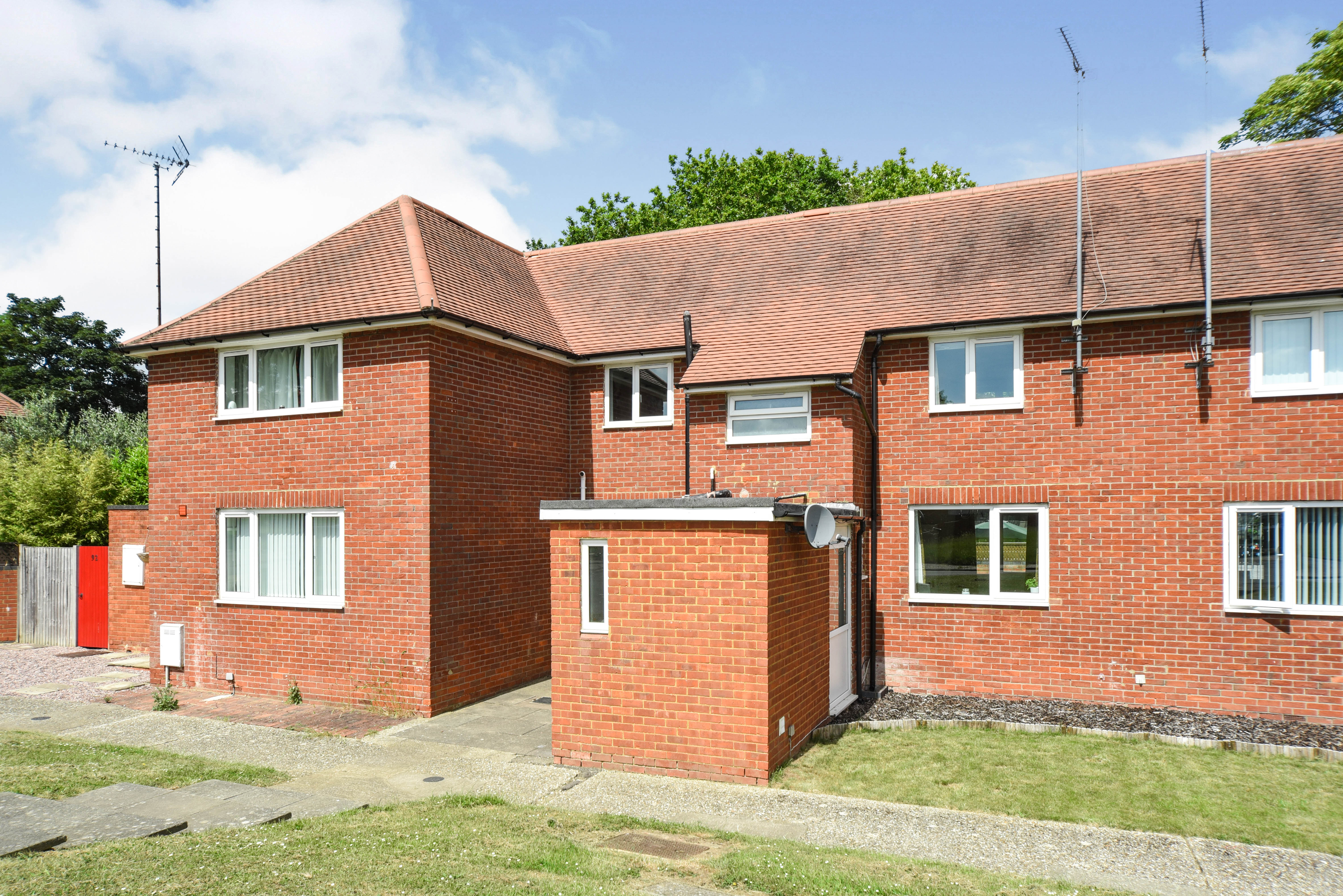 2 bedroom terraced house for sale in Venning Road, Reading, RG2 9QG
