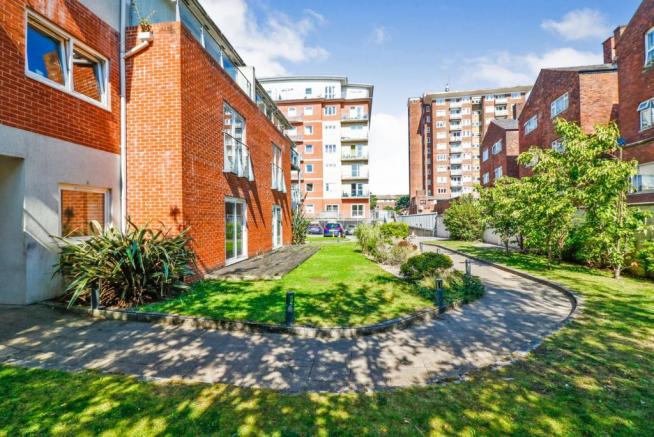 2 bedroom apartment to rent in 188 Lord Street, Southport, PR9 0QG
