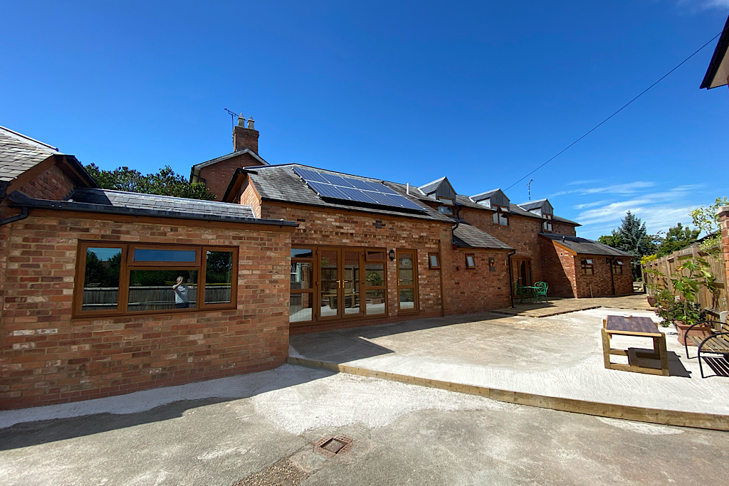 4 bedroom barn conversion for sale in Warwick Road, Southam, CV47 0HW