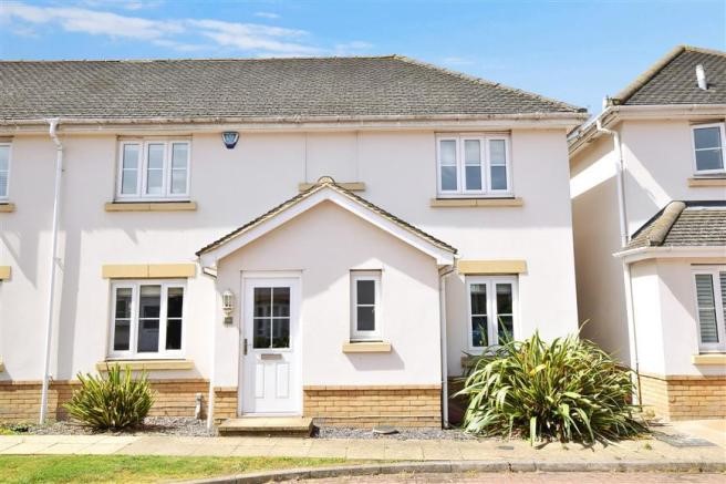 3 bedroom semi-detached house for sale in Eaton Place, Aylesford, ME20 7GF