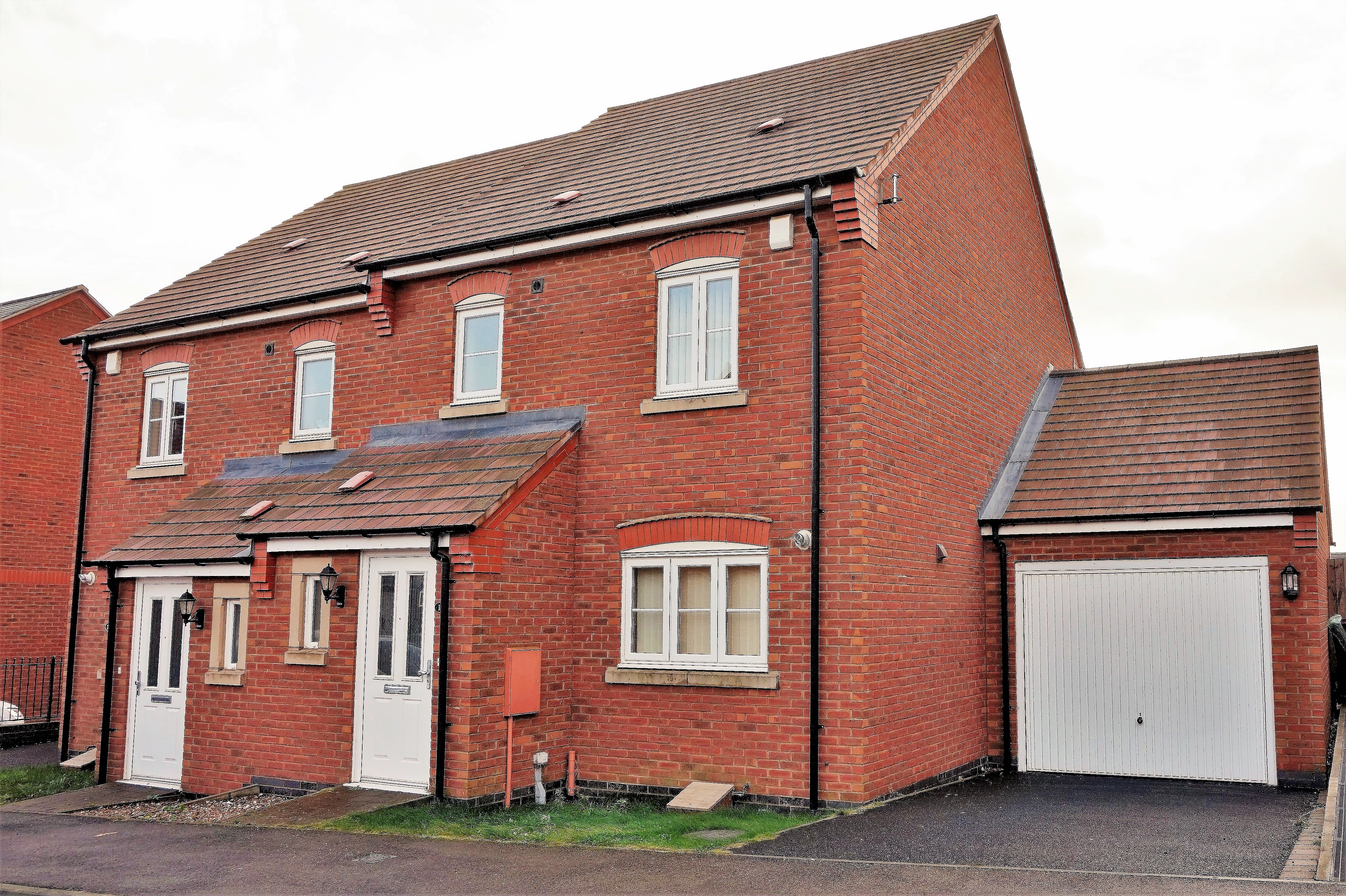 3 bedroom semi-detached house for sale in Chamberlains Field, Birstall ...