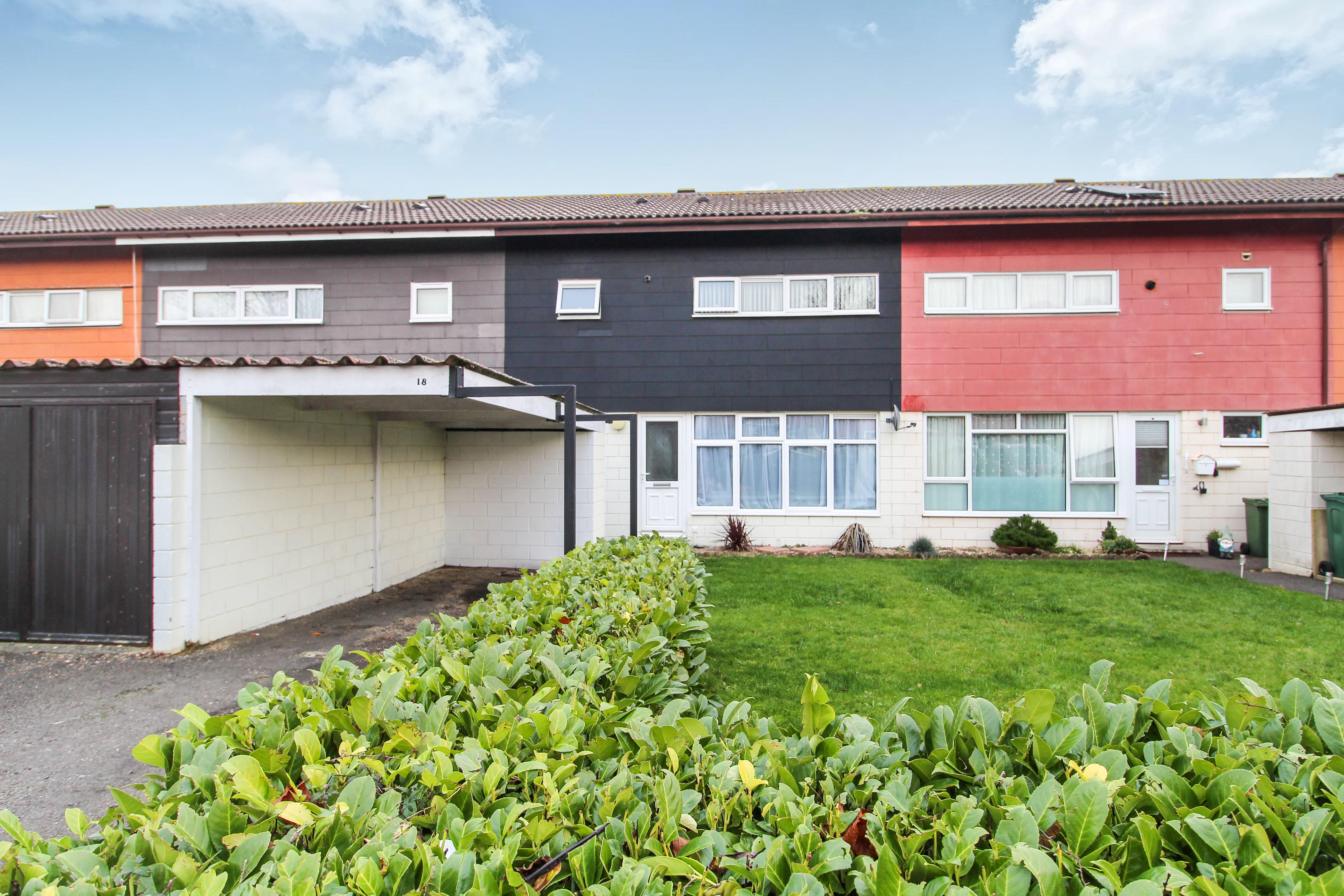 3 bedroom terraced house for sale in Hunstanton Way, Milton Keynes, MK3 7RX