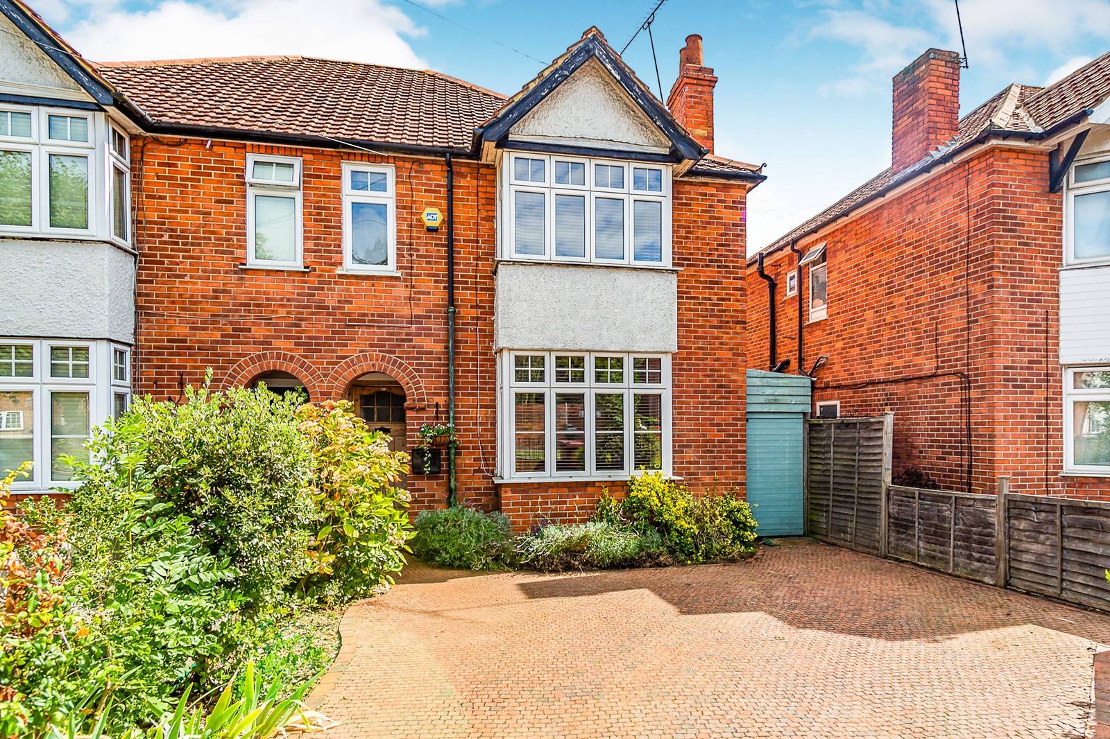 3 bedroom semi-detached house for sale in Coley Avenue, Reading, RG1 6LJ