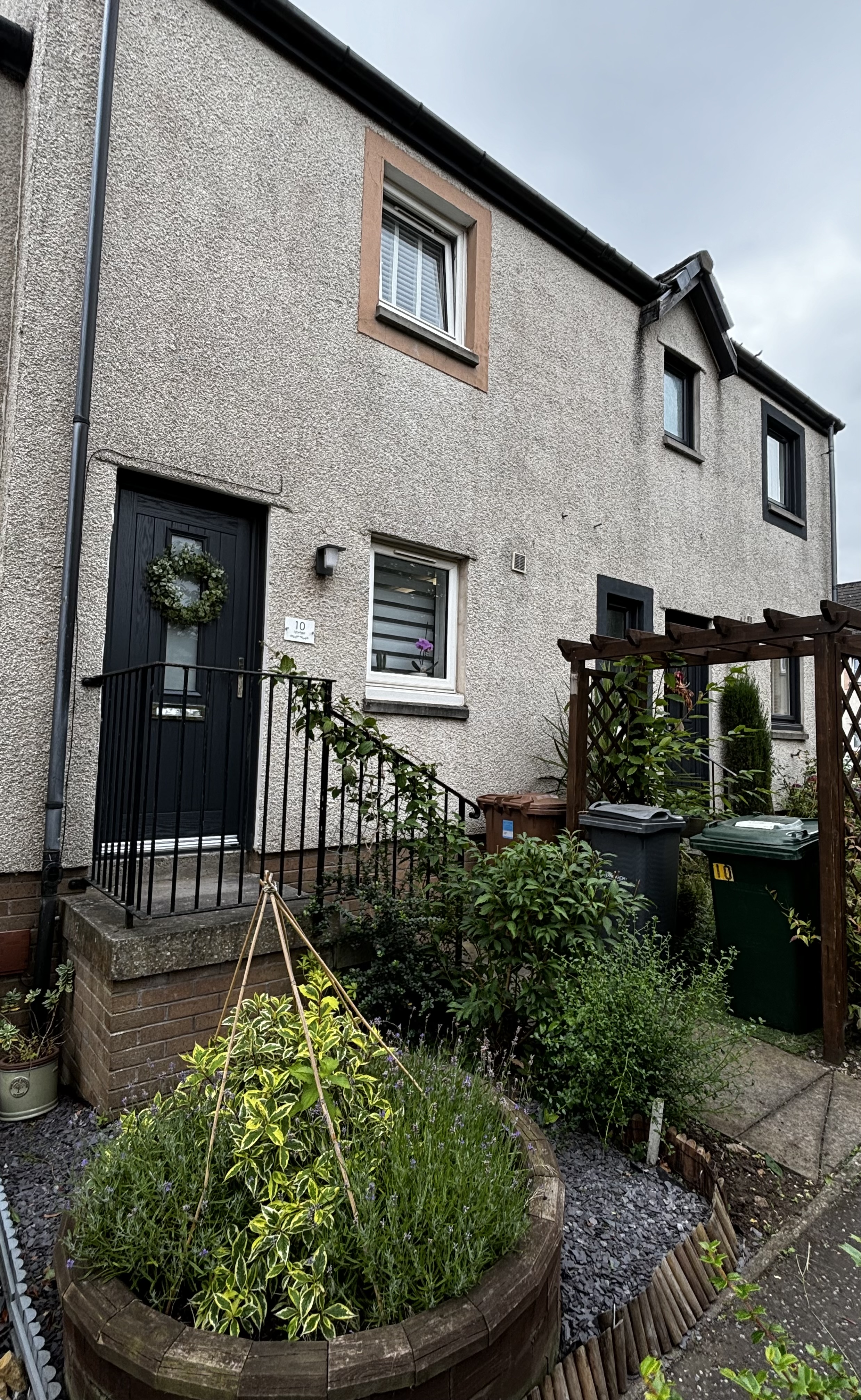 2 bedroom terraced house for sale in Limefield, Edinburgh, EH17 8PF