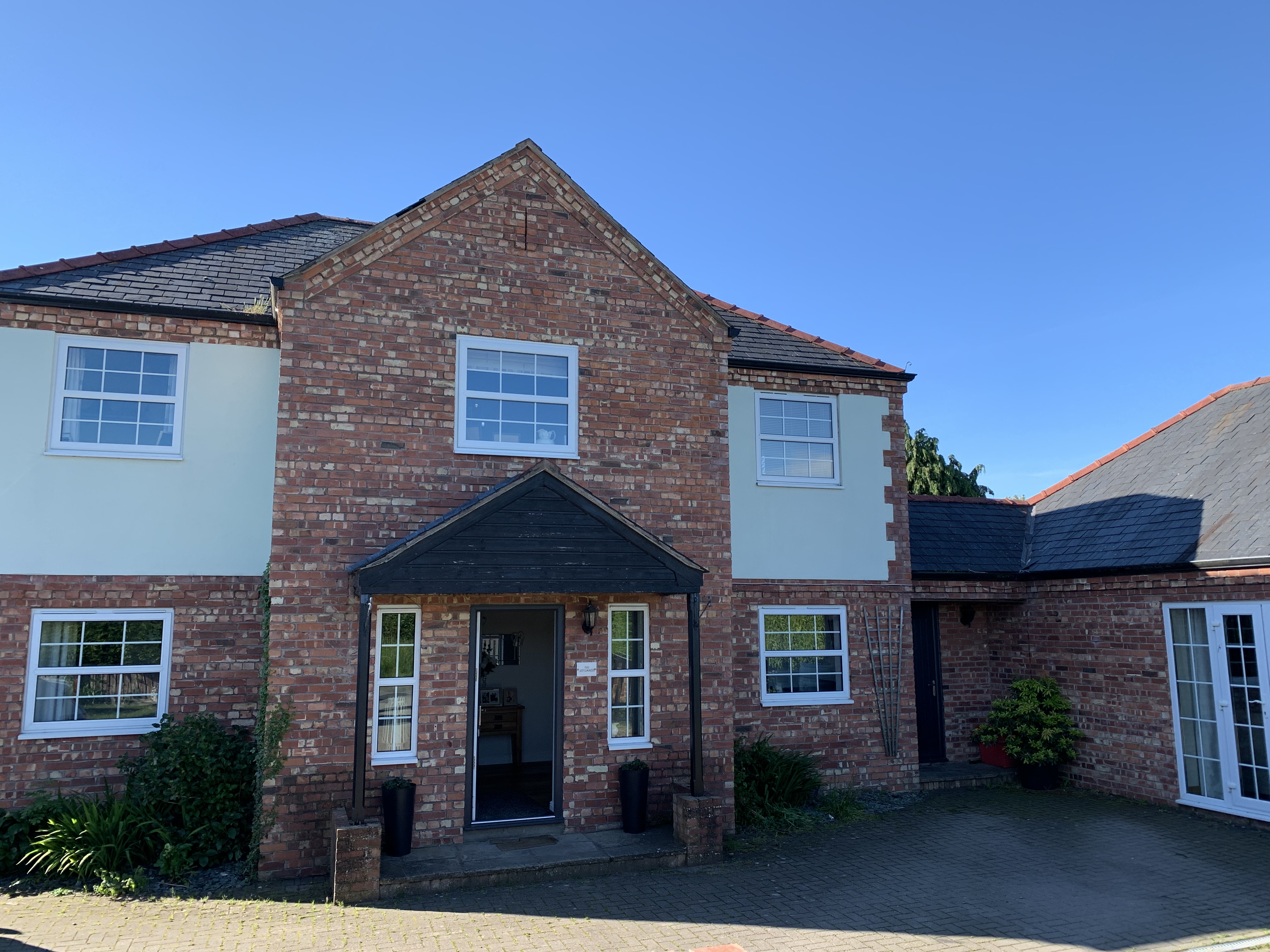 4 bedroom detached house for sale in Rhos Common, Four Crosses ...
