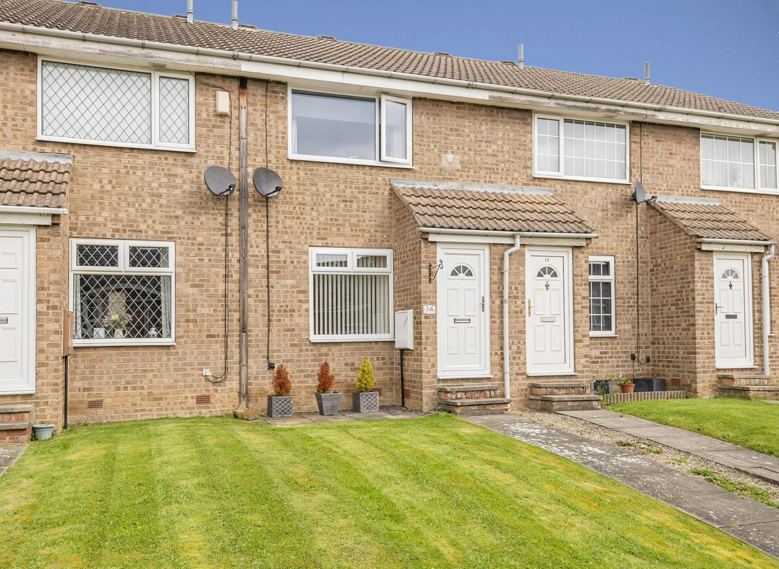 2 bedroom terraced house for sale in Shelley Walk, Wakefield, WF3 4QD