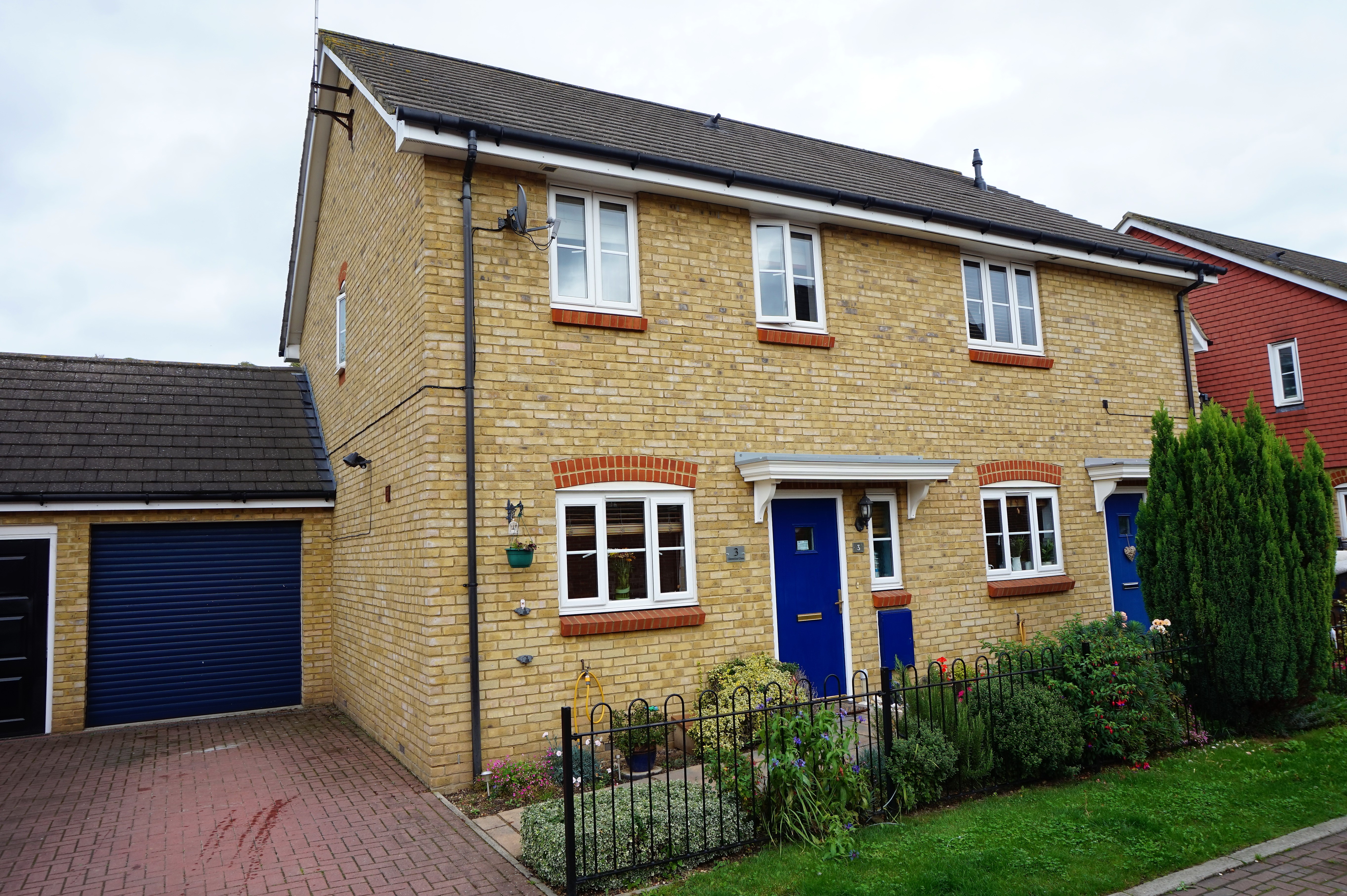 3 bedroom semi-detached house for sale in Demelza Close, Rochester, ME2 1ED