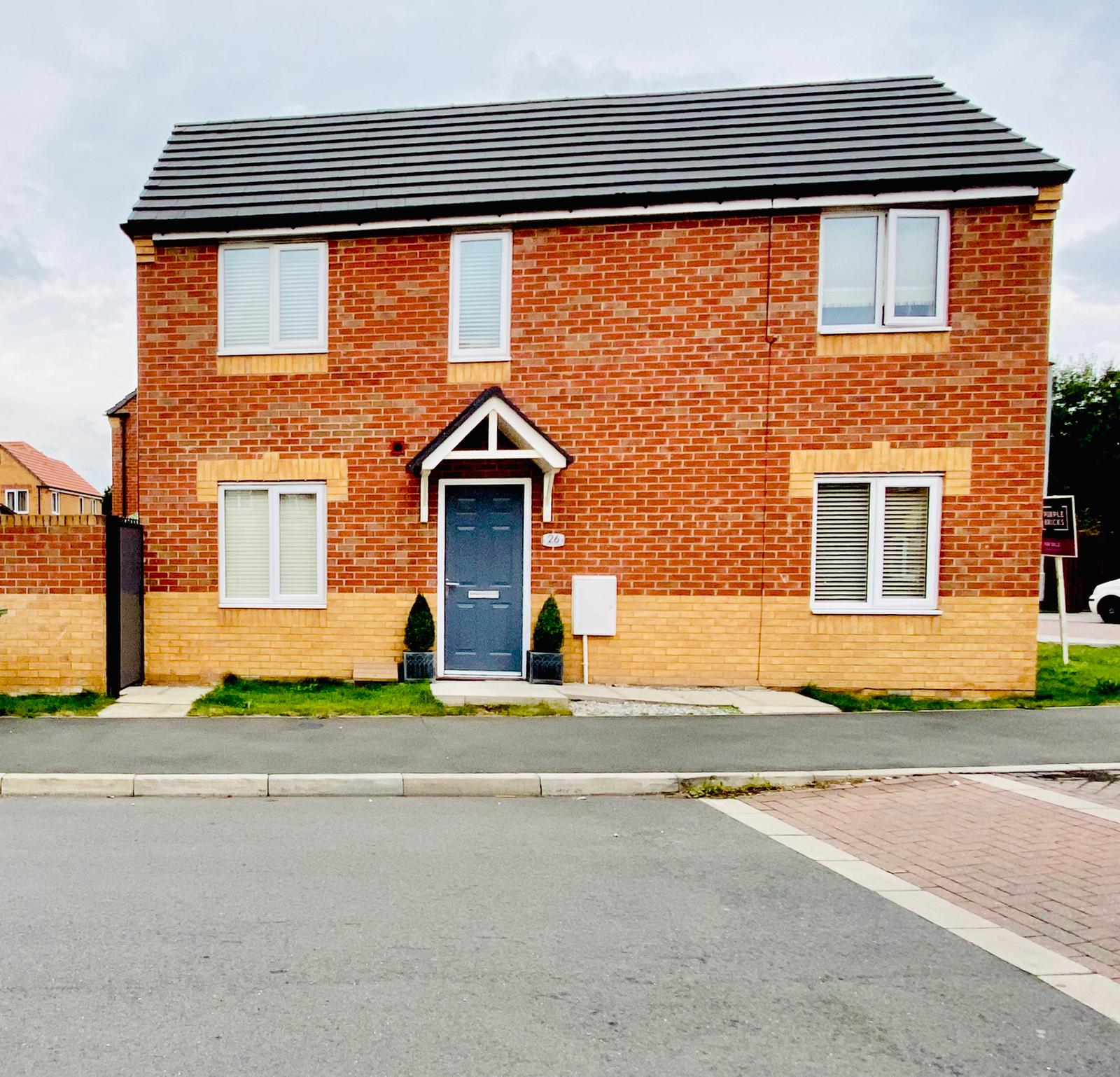 3 bedroom semi-detached house for sale in Cemetery Road, Langold, S81 9RF