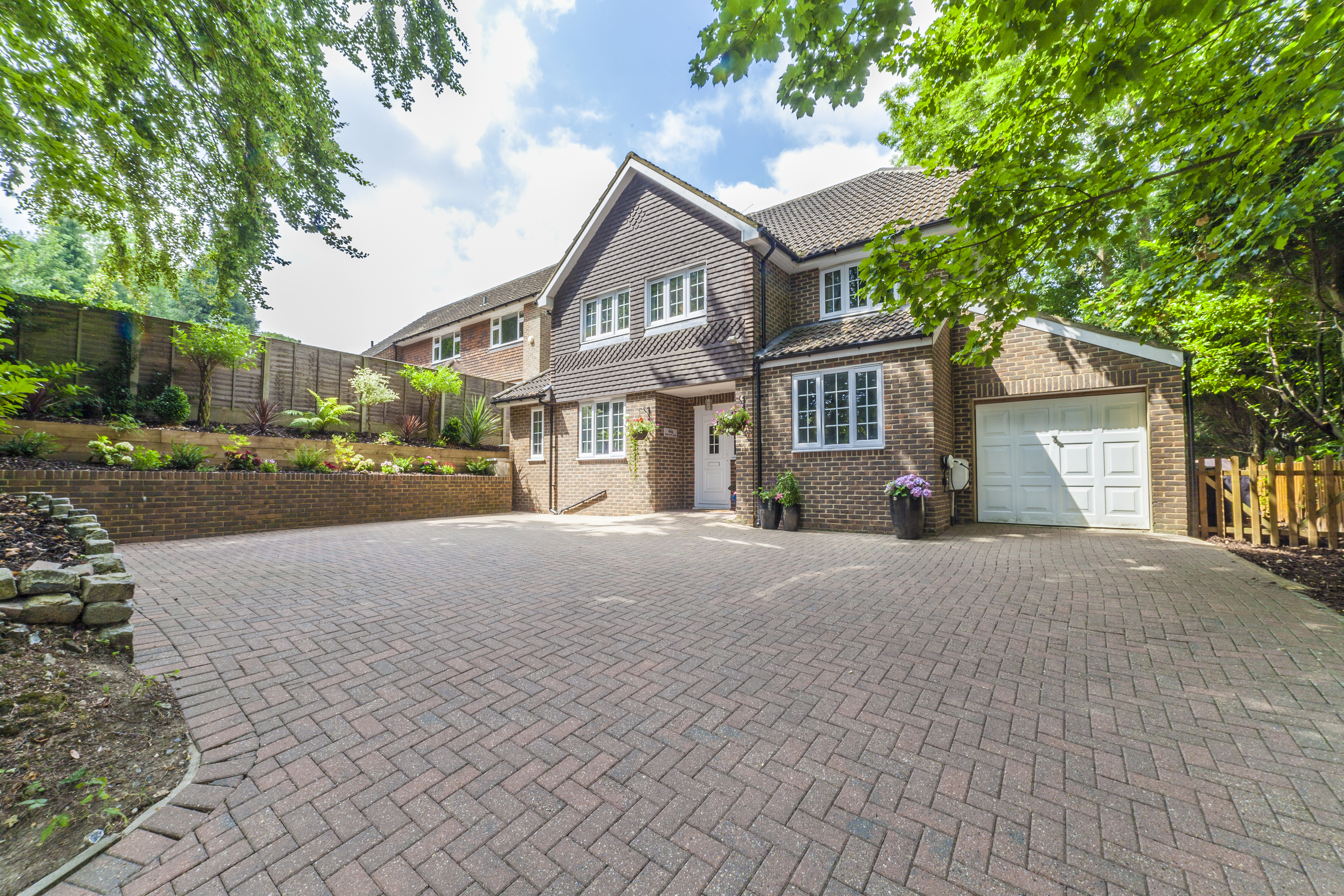 4 bedroom detached house for sale in Kenley Lane, Kenley, CR8 5DD