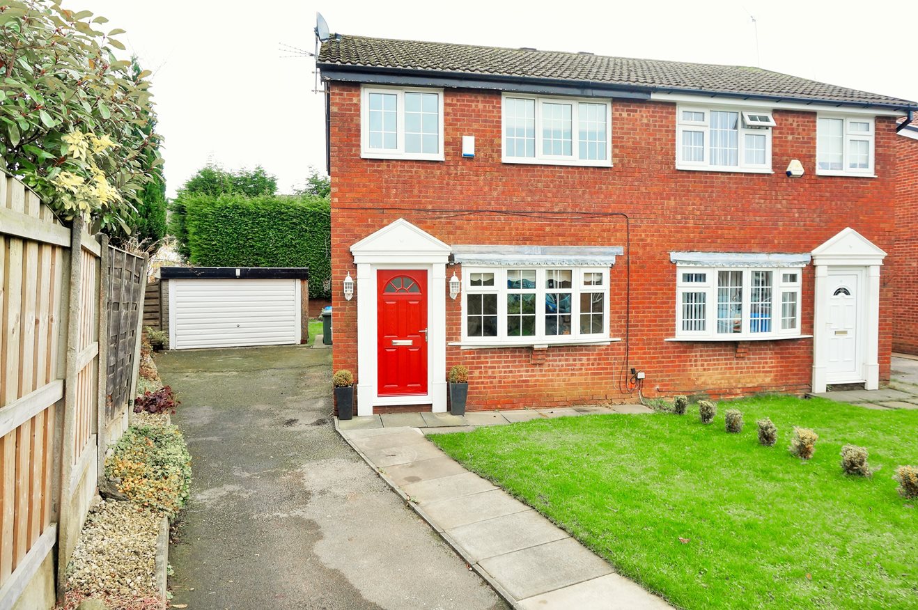 3 bedroom semi-detached house for sale in Beechfield Close, Bamford ...