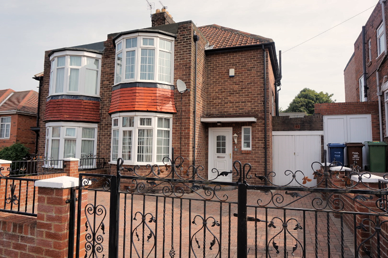 2 bedroom semi-detached house for sale in Robsheugh Place, Newcastle ...