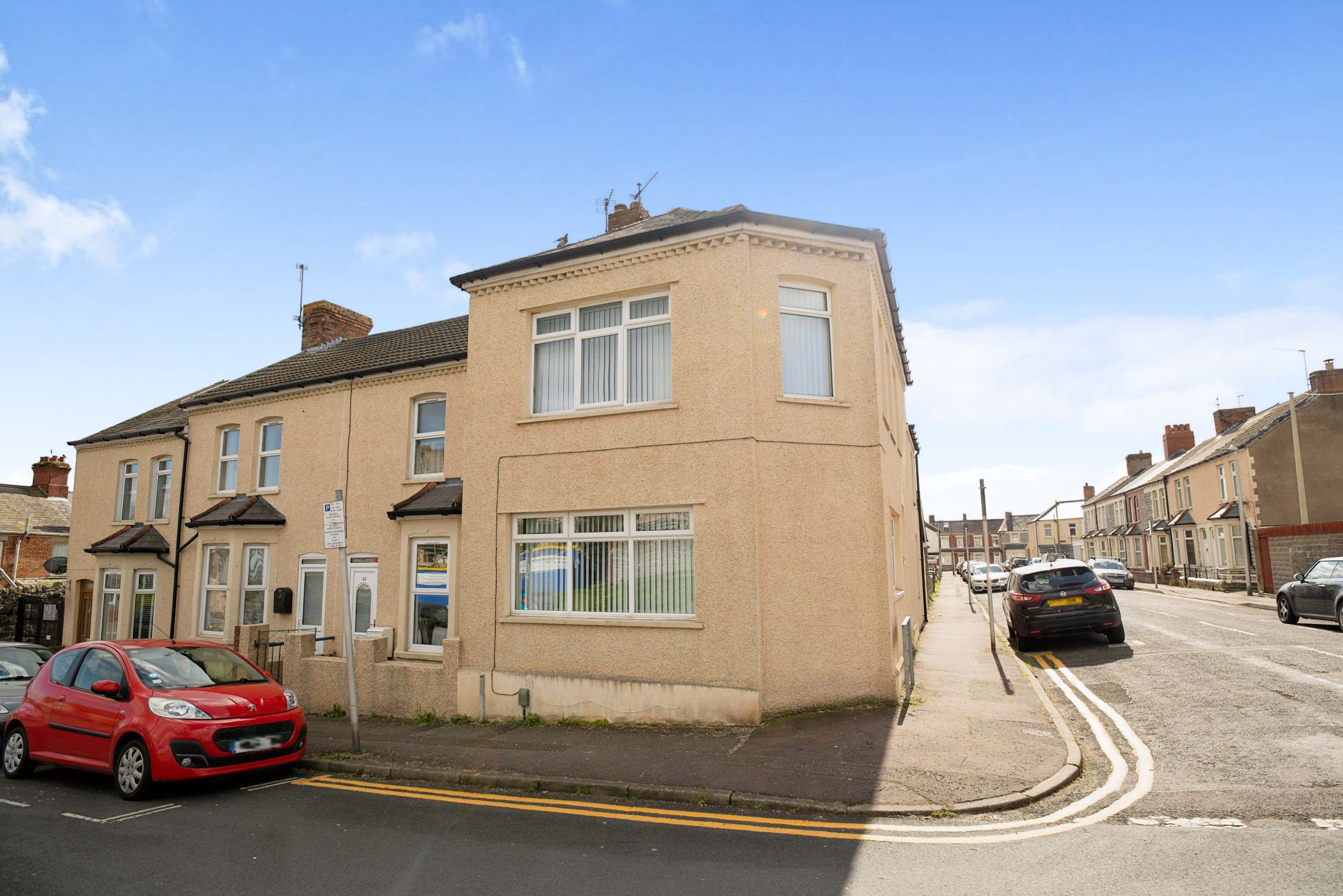 3 bedroom end of terrace house for sale in Lower Pyke Street, Barry ...