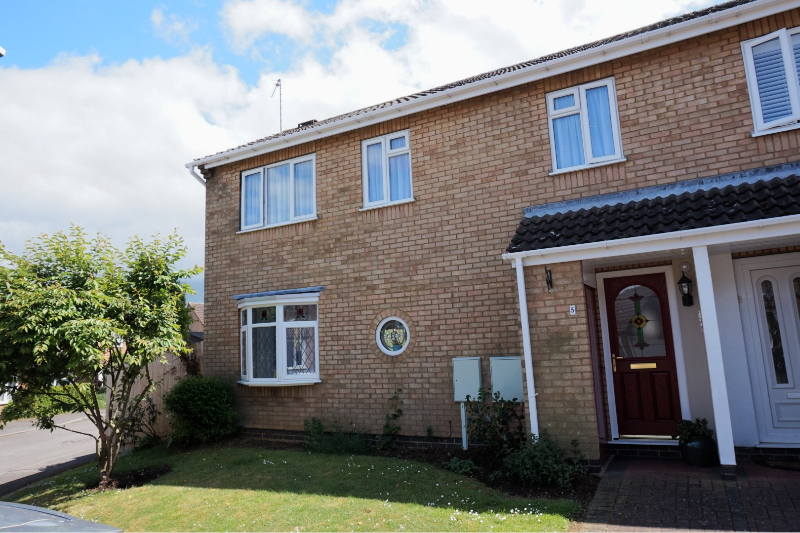 3 bedroom semi-detached house for sale in Riley Close, Northampton, NN3 5JJ