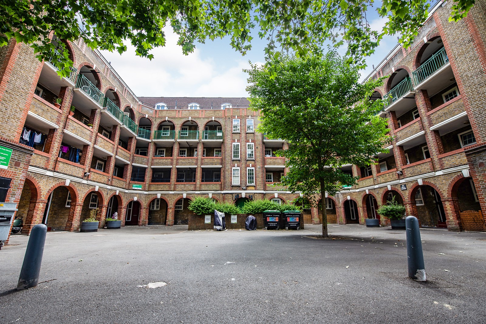 2 bedroom flat for sale in Georges Road, Islington, N7 8HA