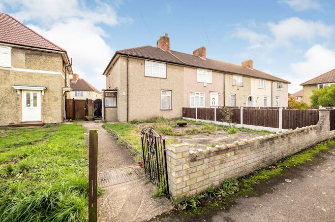 2 Bedroom Terraced House For Sale In Goring Gardens Dagenham Rm8 2ad