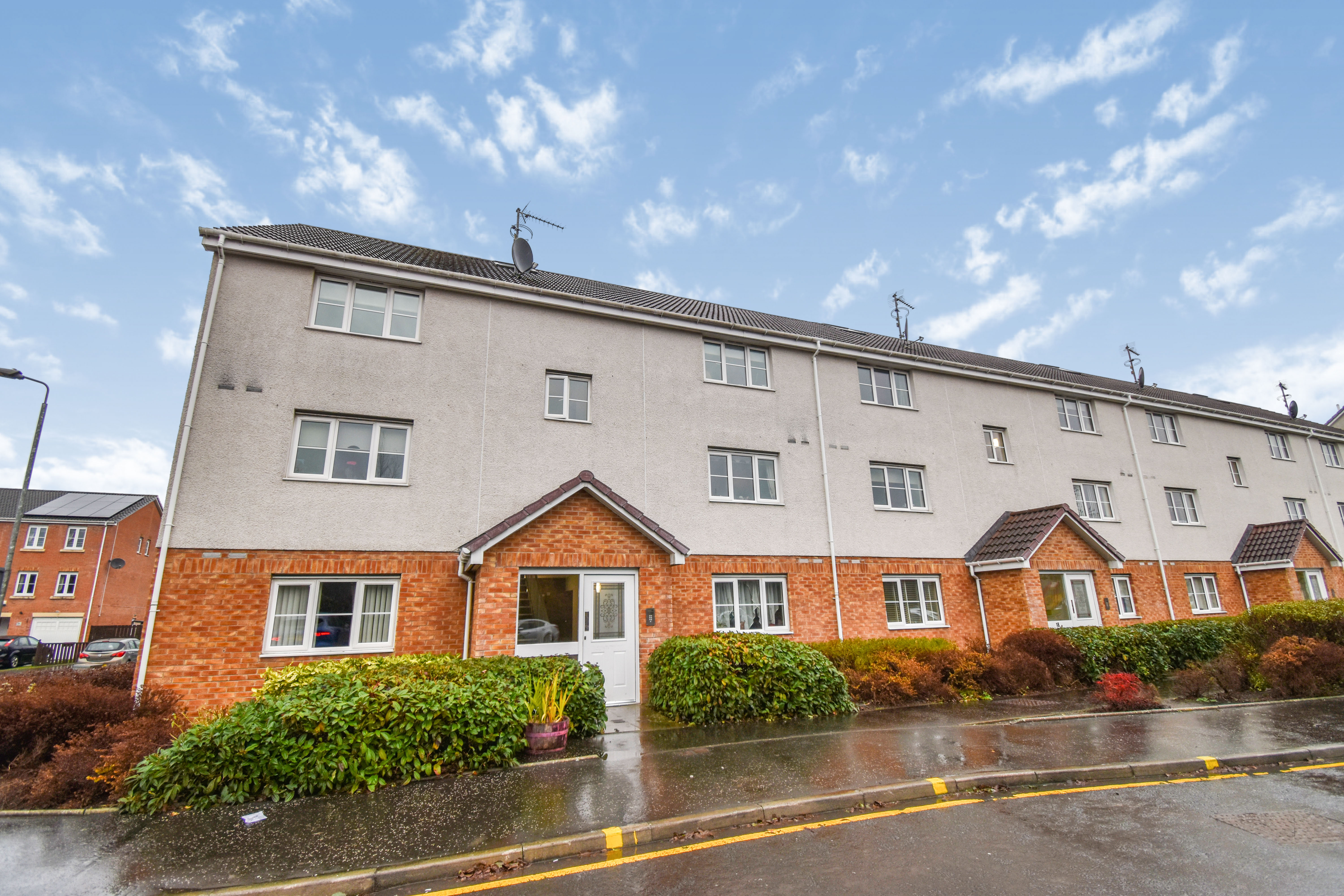 2 bedroom flat for sale in 20 Stirrat Crescent, Paisley, PA3 1RA