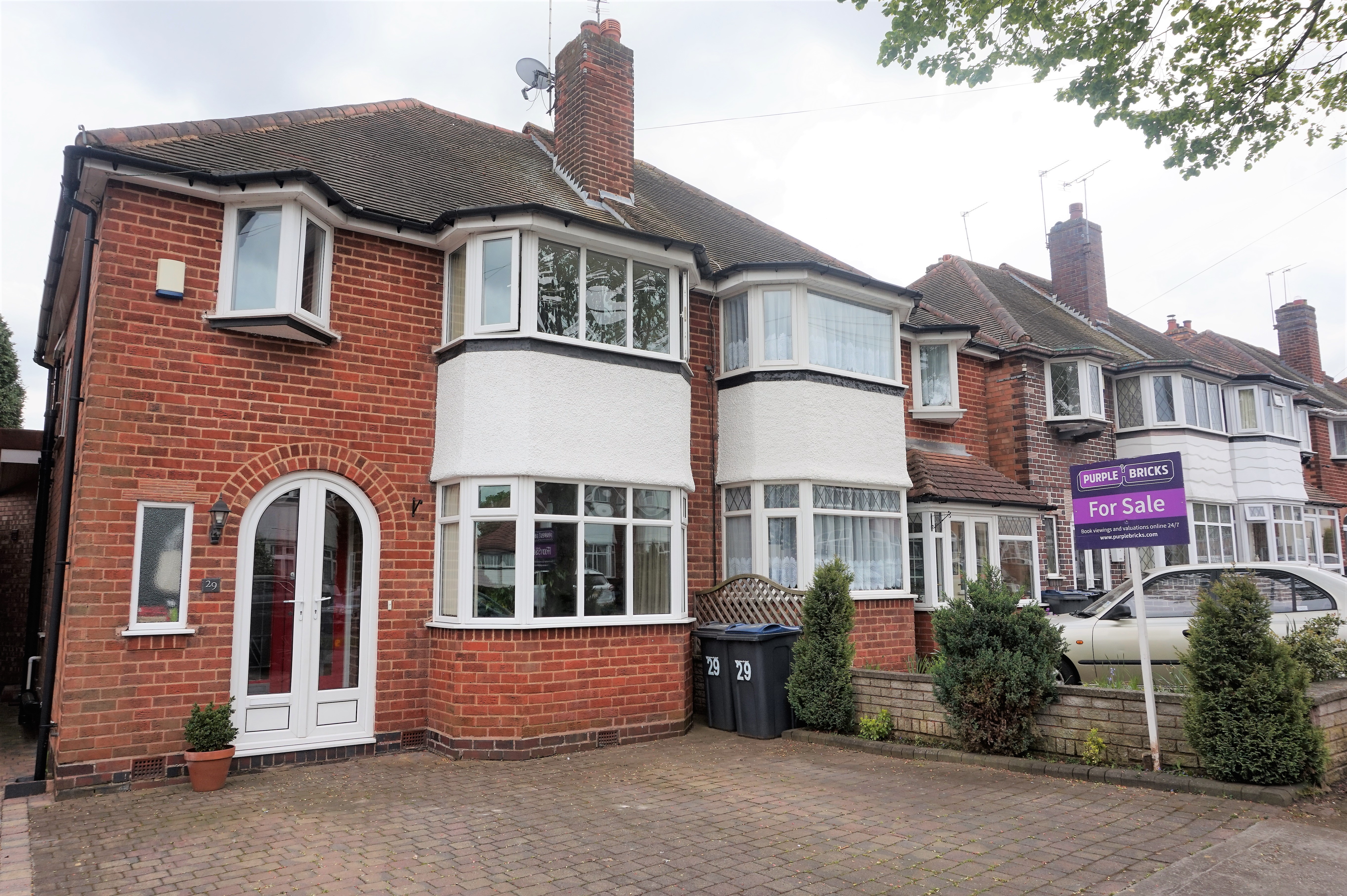 3 bedroom semi-detached house for sale in Farnol Road, Birmingham, B26 2AE