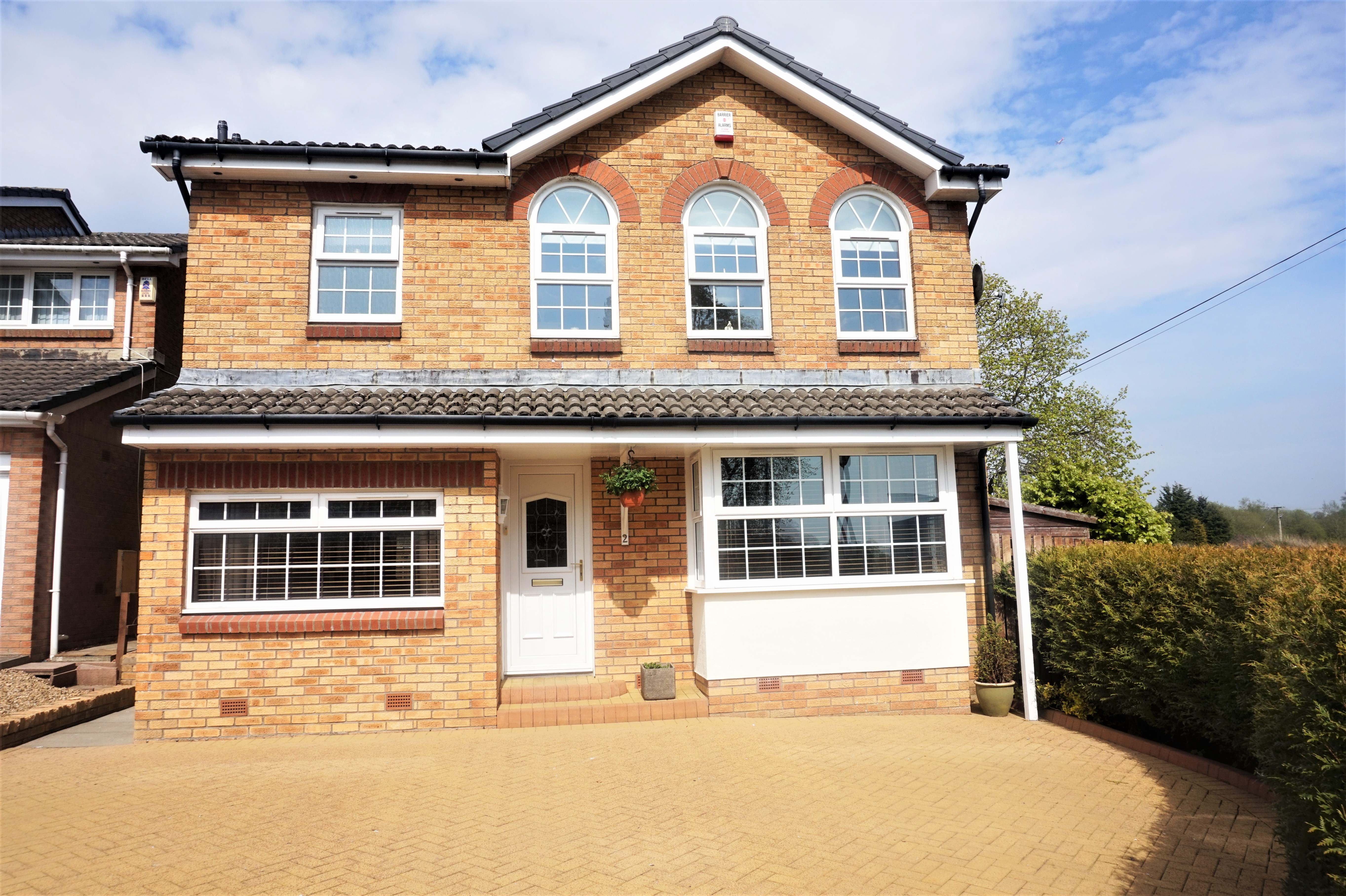 5 bedroom detached house for sale in General Roy Way, Carluke, ML8 4LP