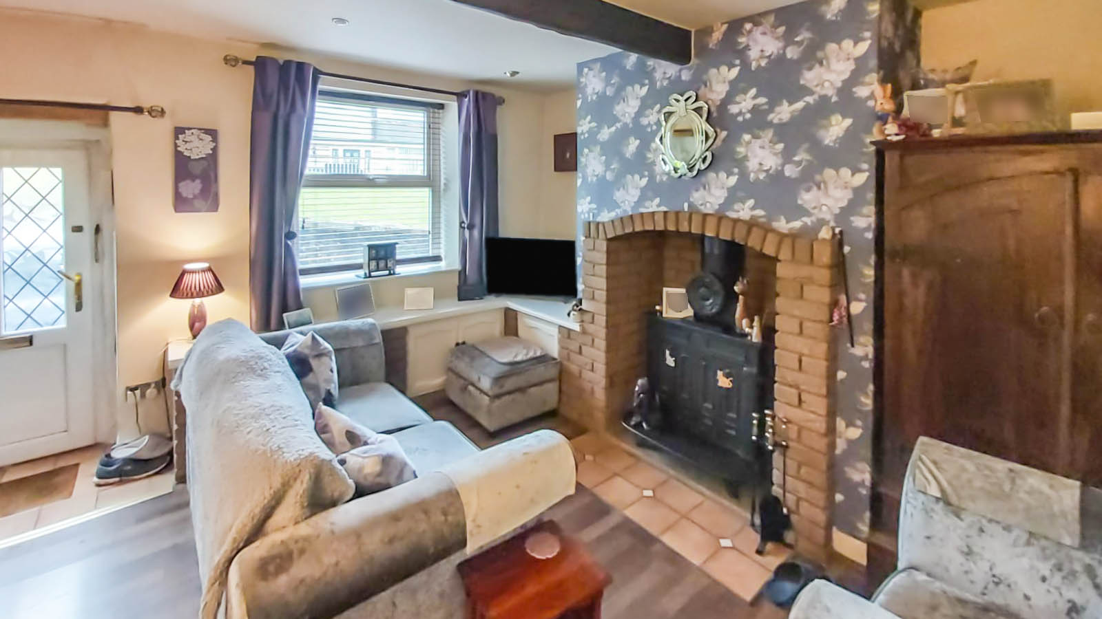 1 bedroom terraced house for sale in Den Lane, Springhead, OL4 4NN