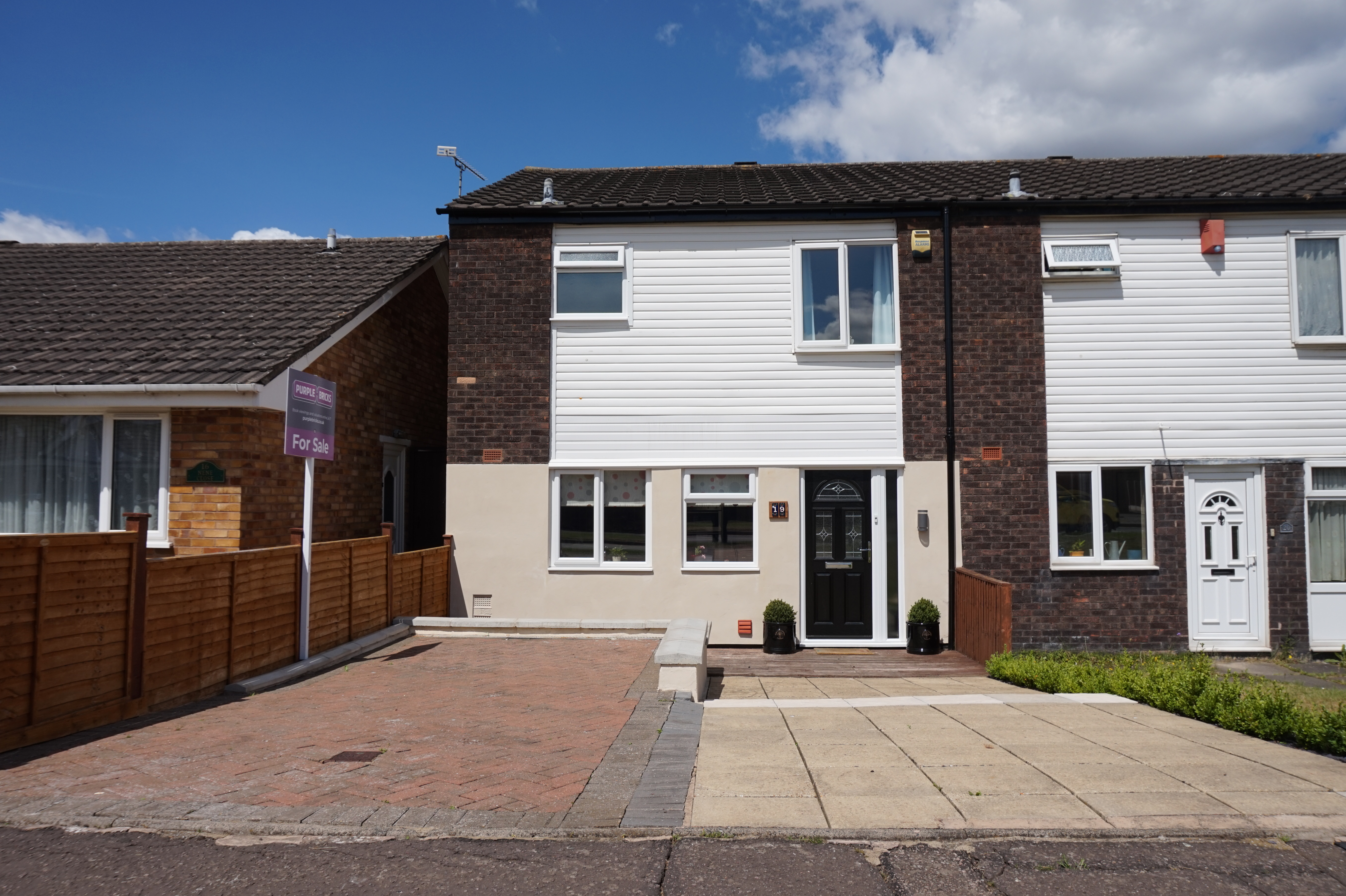 3 bedroom end of terrace house for sale in March Way, Coventry, CV3 2QY