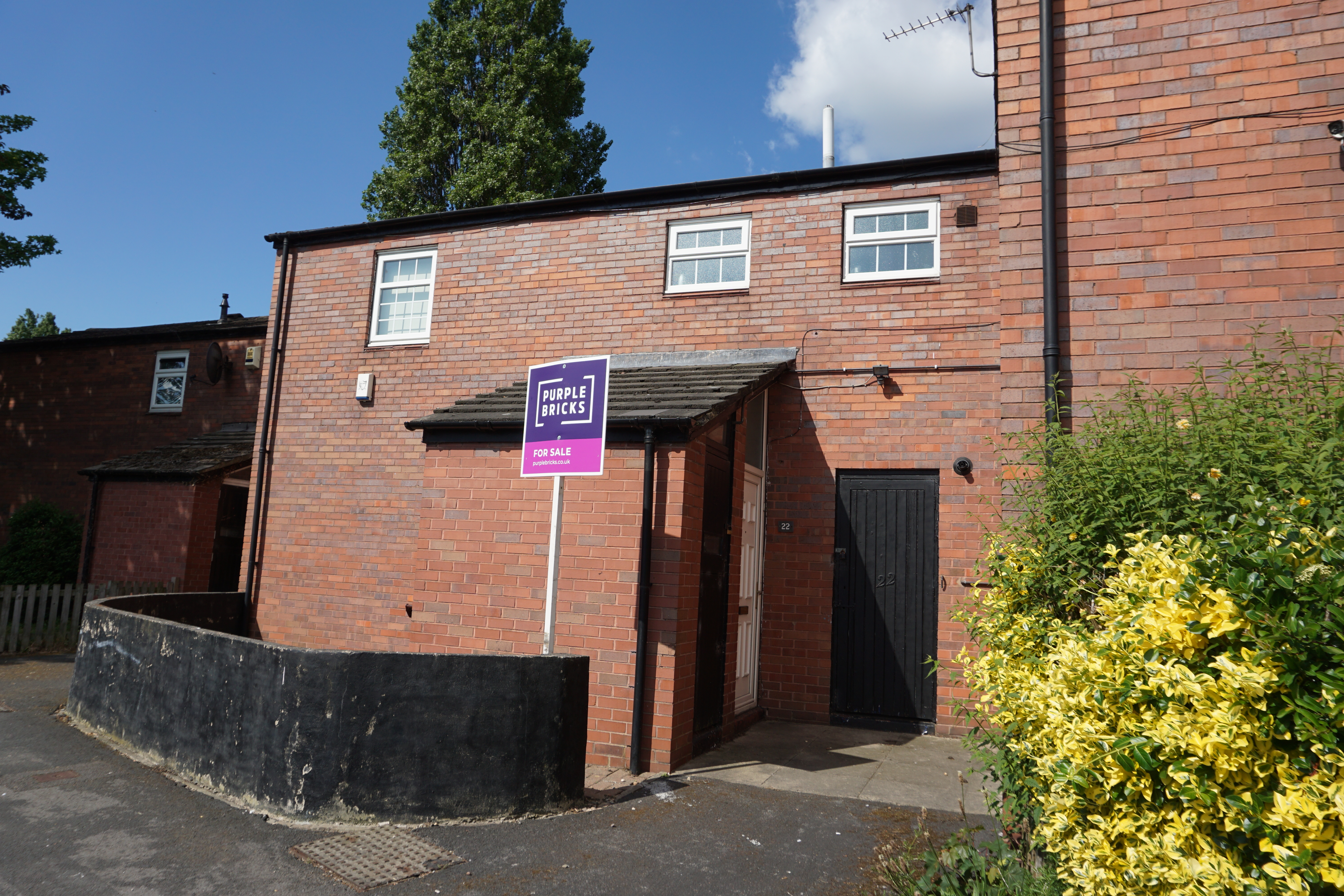 2 bedroom terraced house for sale in First Avenue, Leeds, LS12 1LD