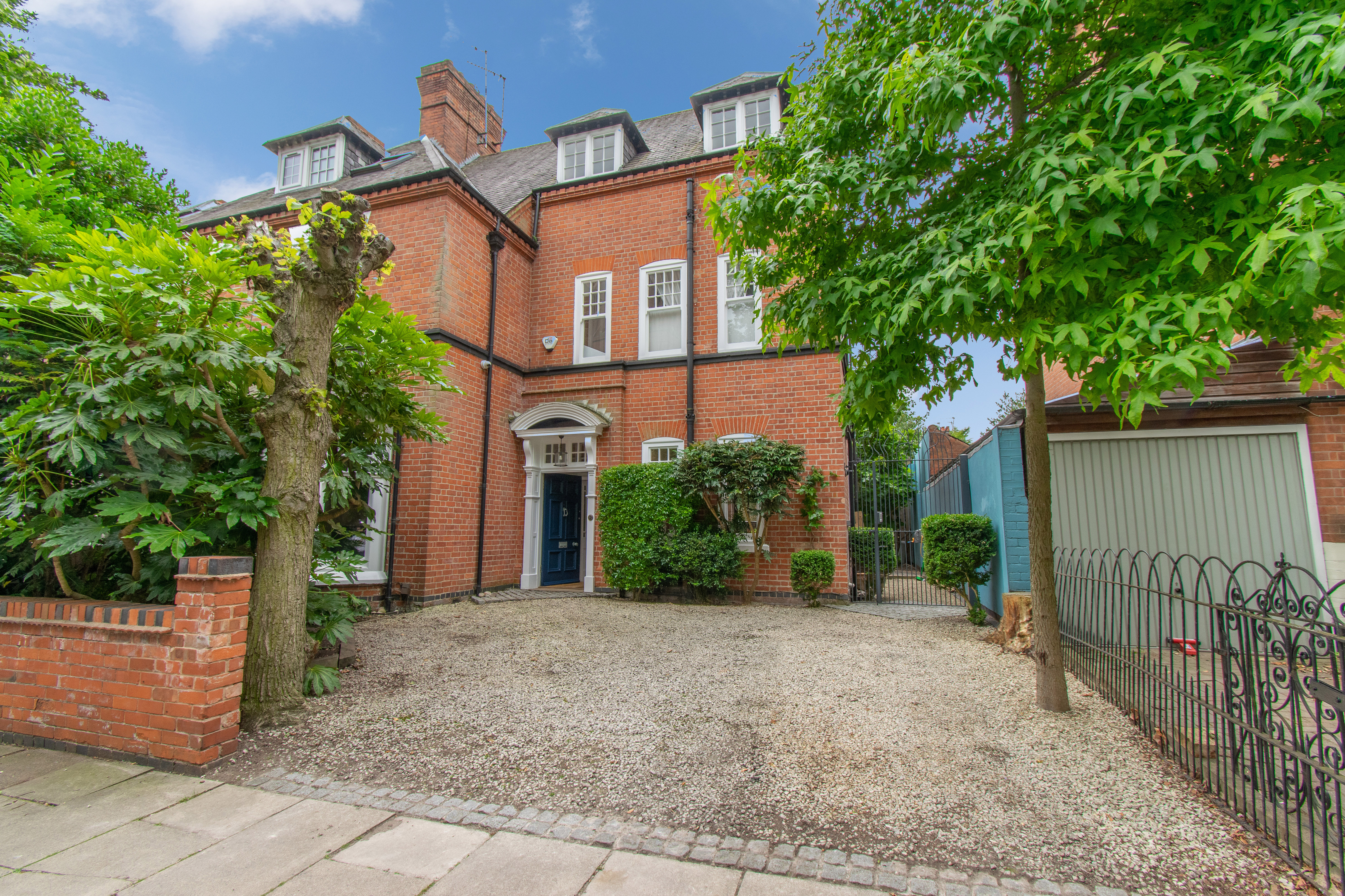 6 bedroom semi-detached house for sale in Westcotes Drive, Leicester ...