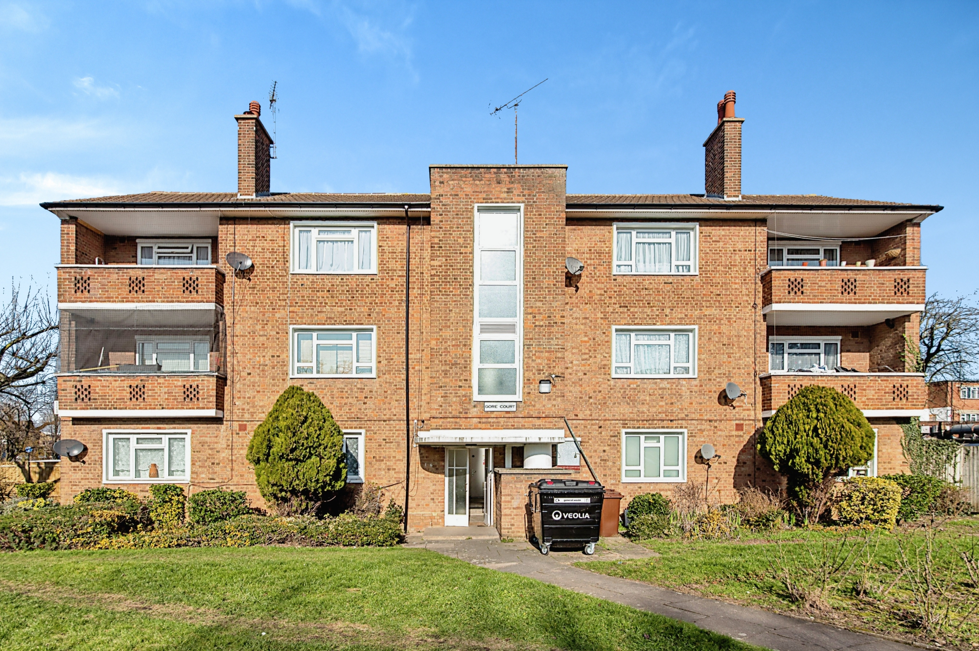 2 bedroom apartment for sale in Fryent Way, London, NW9 9SN