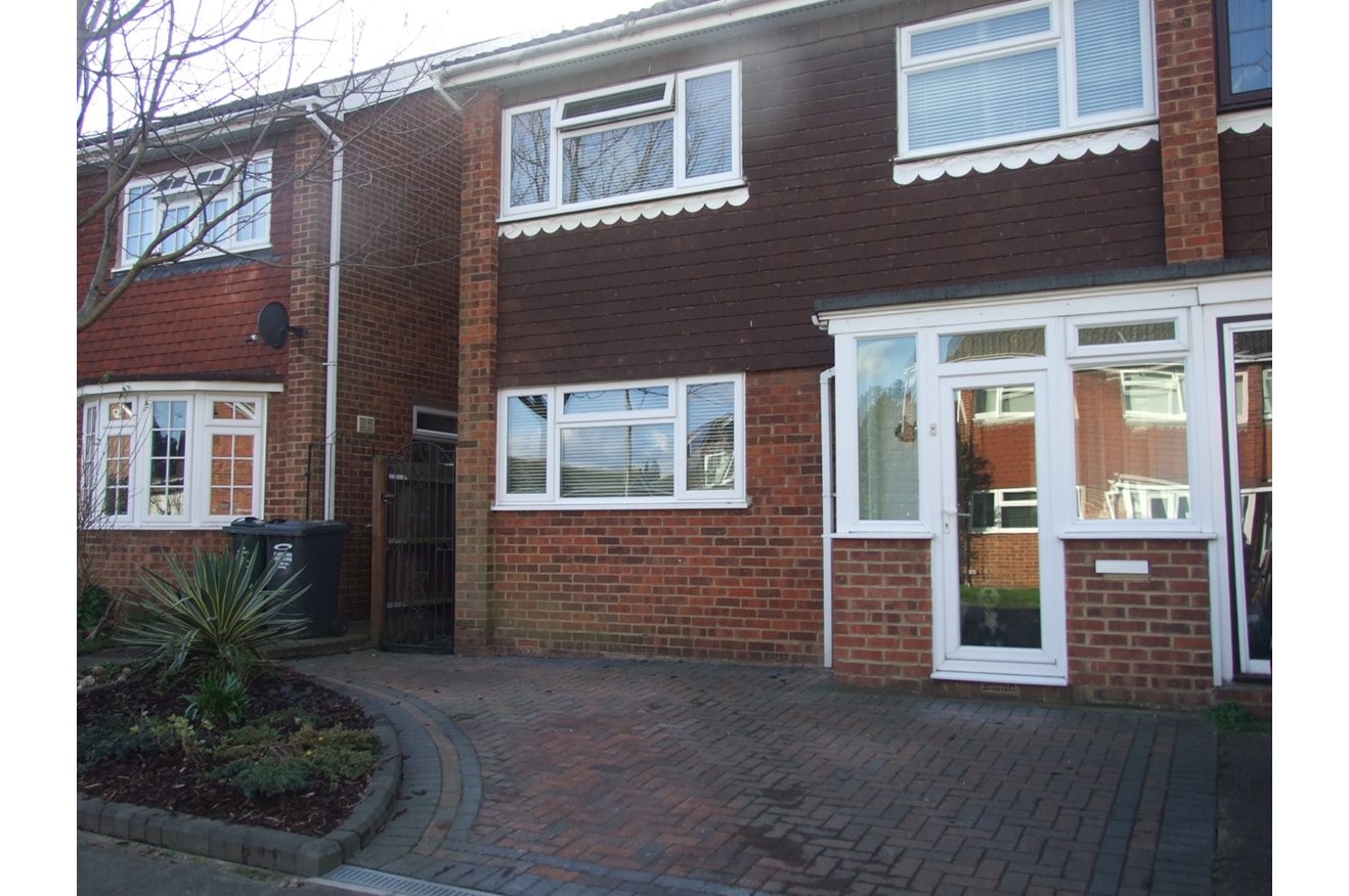 3 bedroom semi-detached house for sale in Coniston Close, Dartford, DA1 2TY