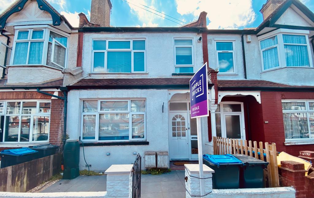 3 bedroom maisonette for sale in Links Road, Tooting, SW17 9ER