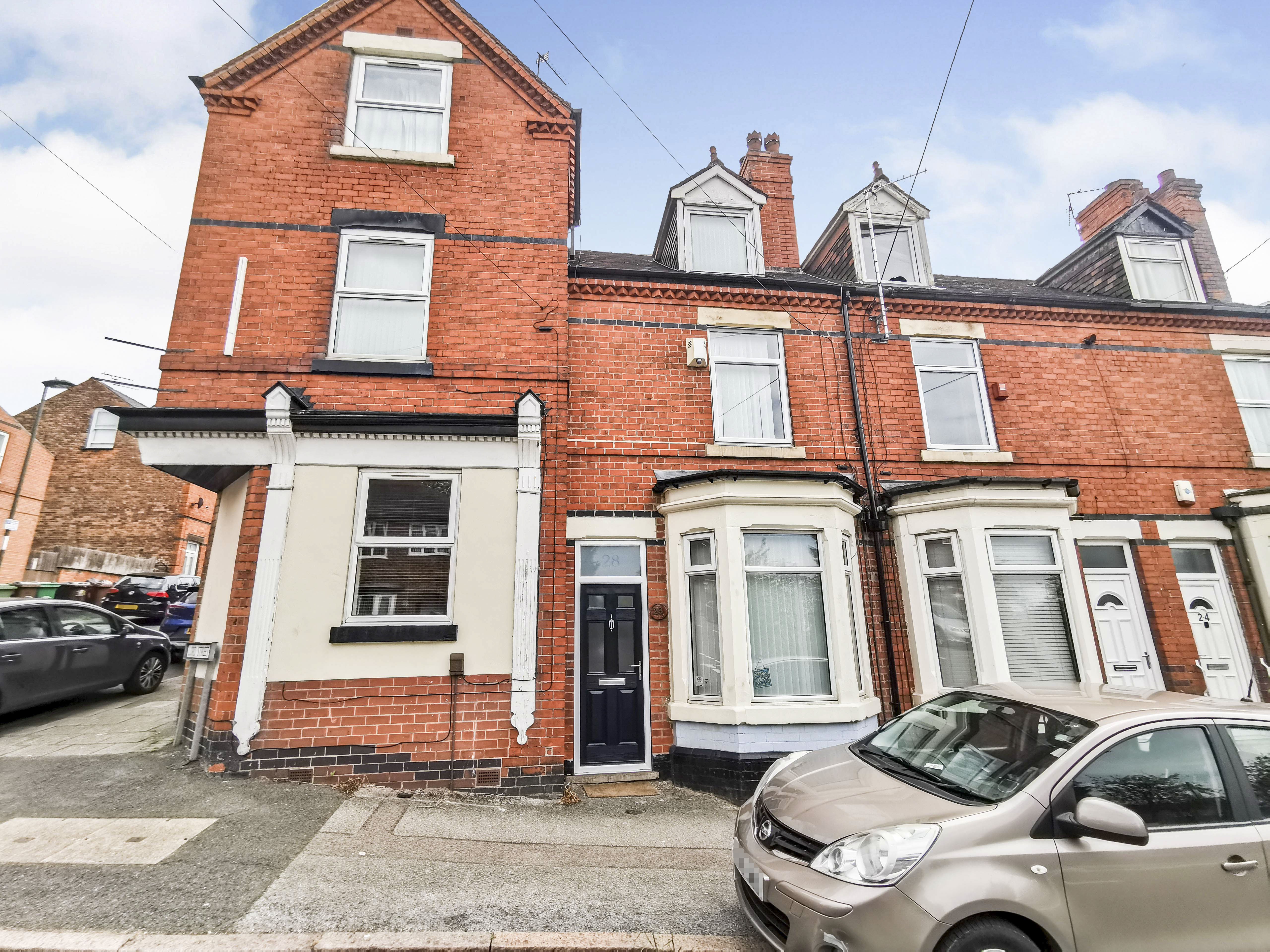 3 bedroom terraced house for sale in Windmill Lane, Nottingham, NG2 4QB