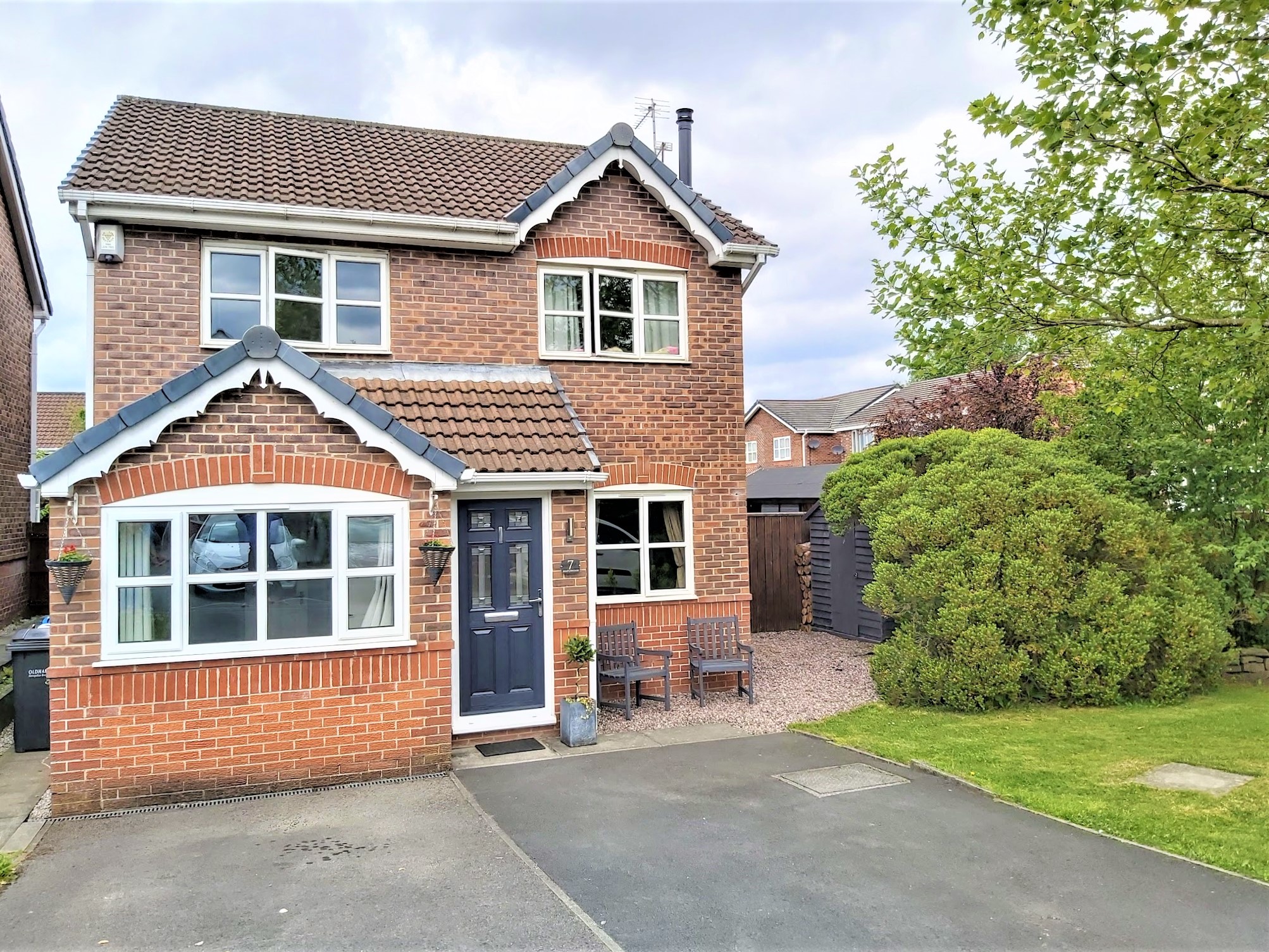 5 bedroom detached house for sale in Maplewood Close, Royton, OL2 5DS