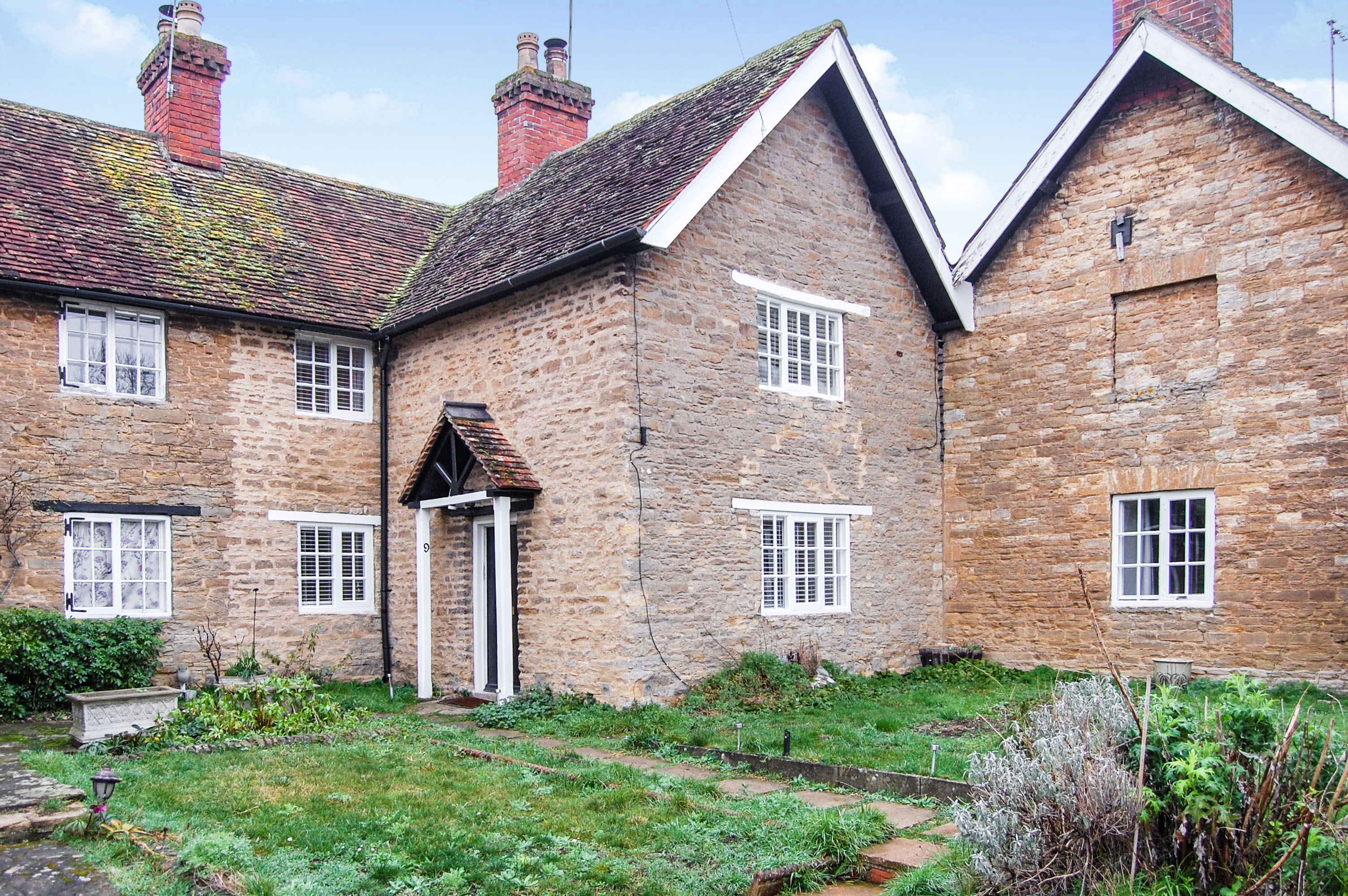3 bedroom cottage for sale in Abbey Square, Turvey, Bedford, MK43 8DJ