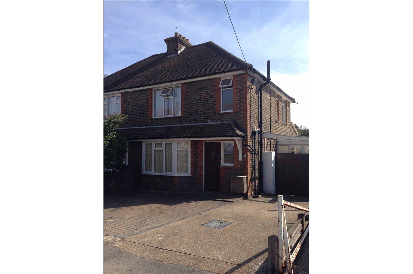 3 bedroom semi-detached house for sale in Victoria Road, Polegate, BN26 6DB